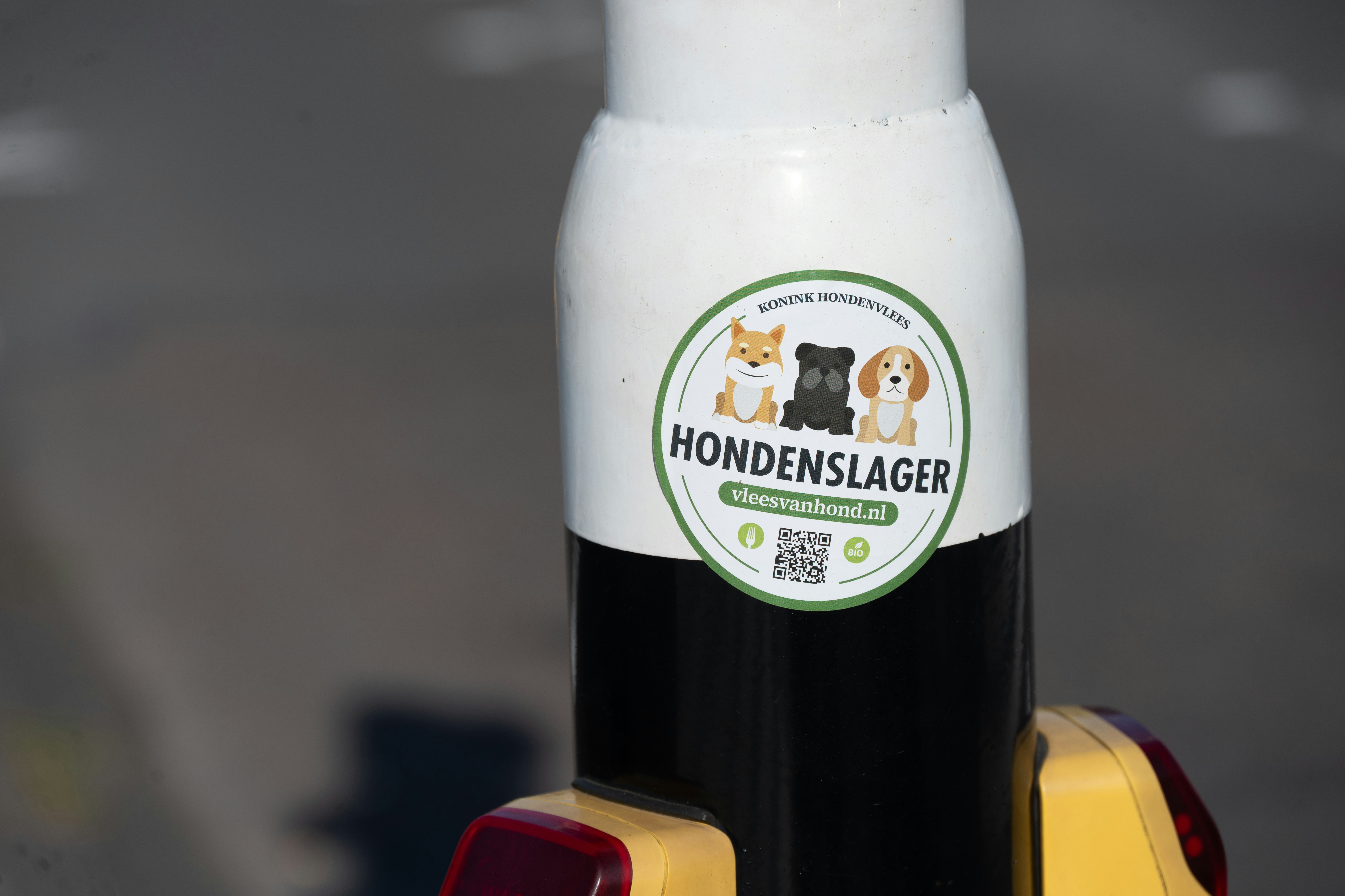 Stickered Post: A closer look at a city bike’s branding