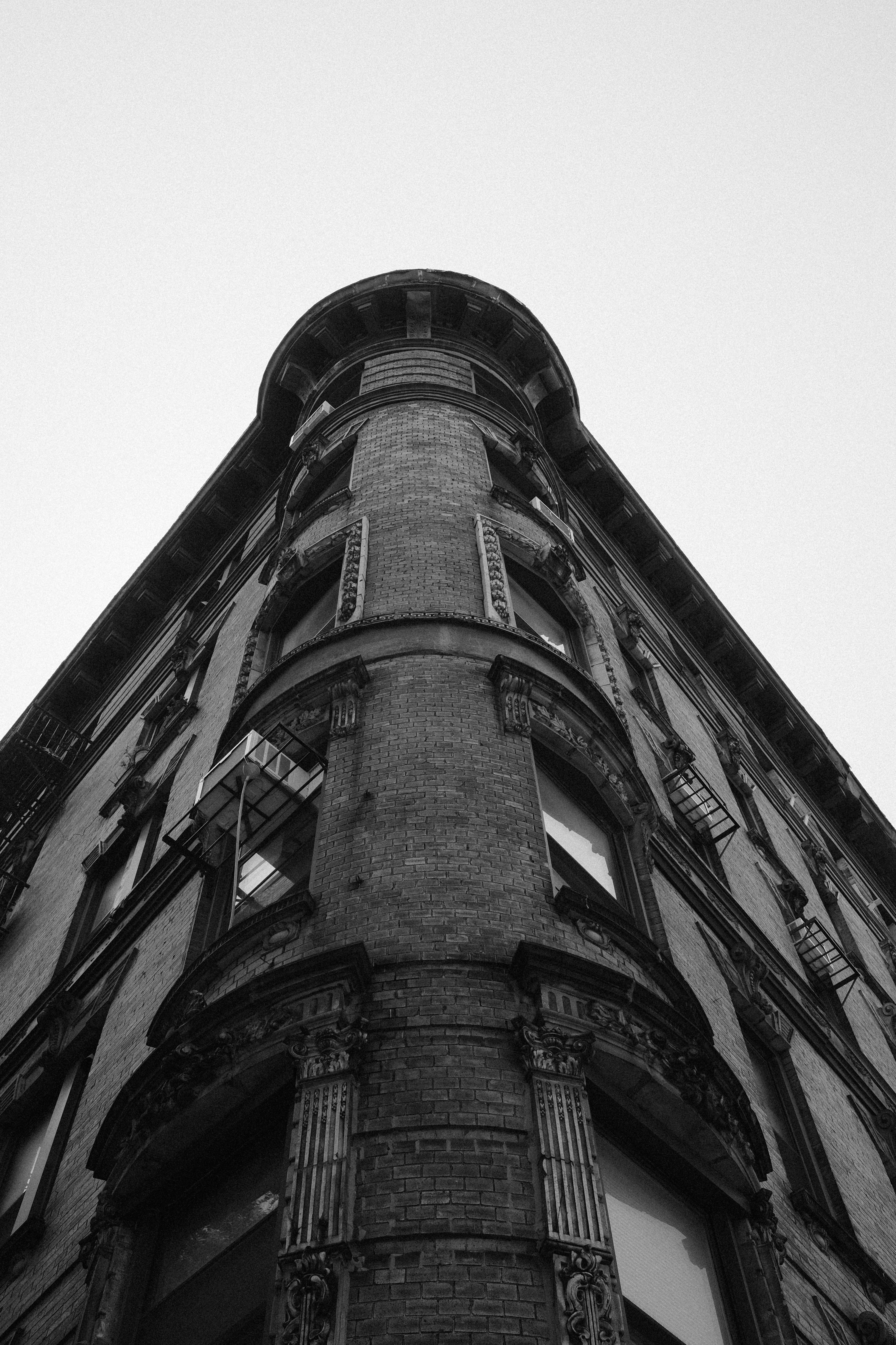 Vertical Majesty: An Upright Facade in Monochrome