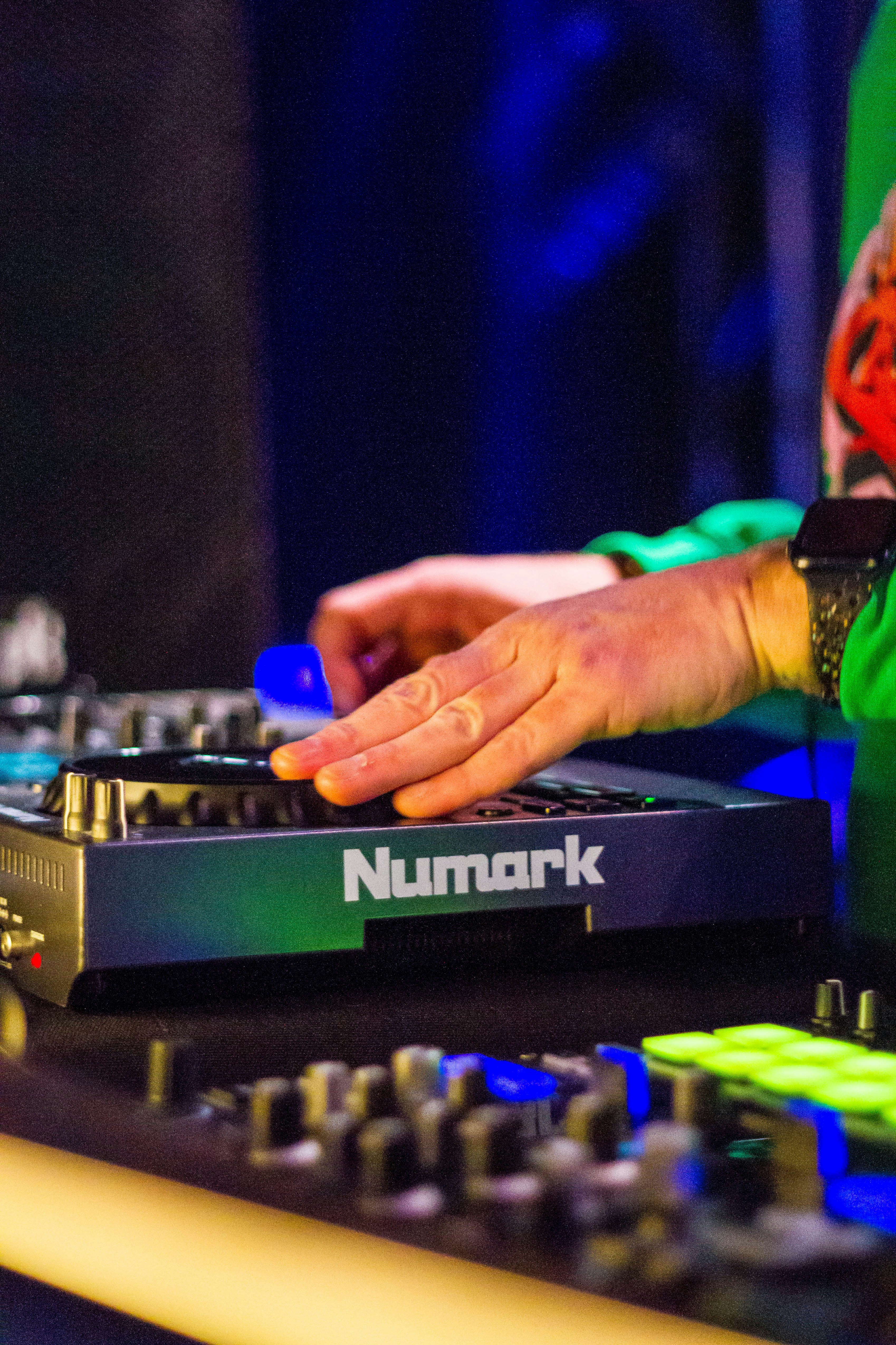 Hands on the Numark Pad: Precision Craft in a Live DJ Setup