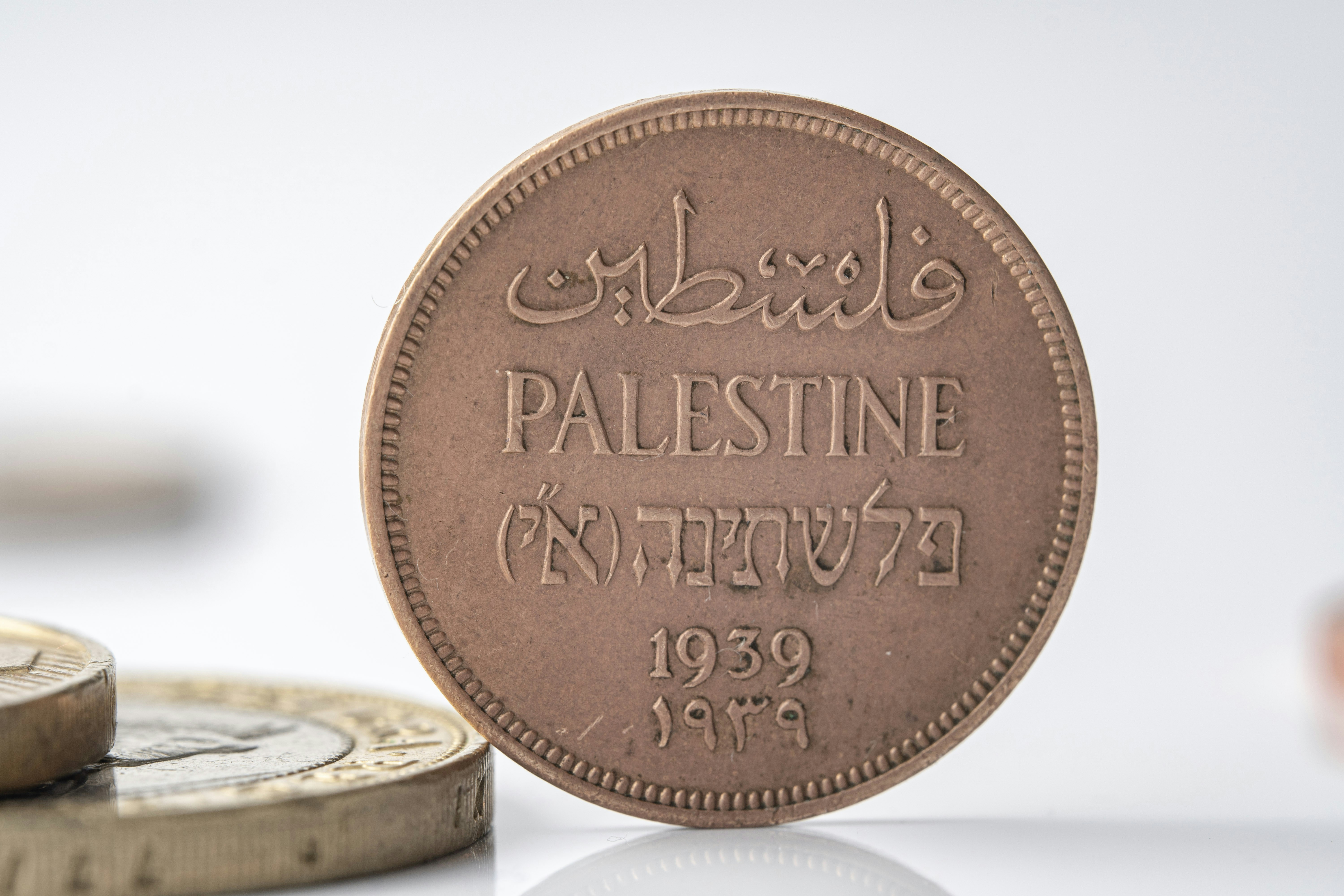 Centered Coin of 1939 Palestine: A Quiet First Look