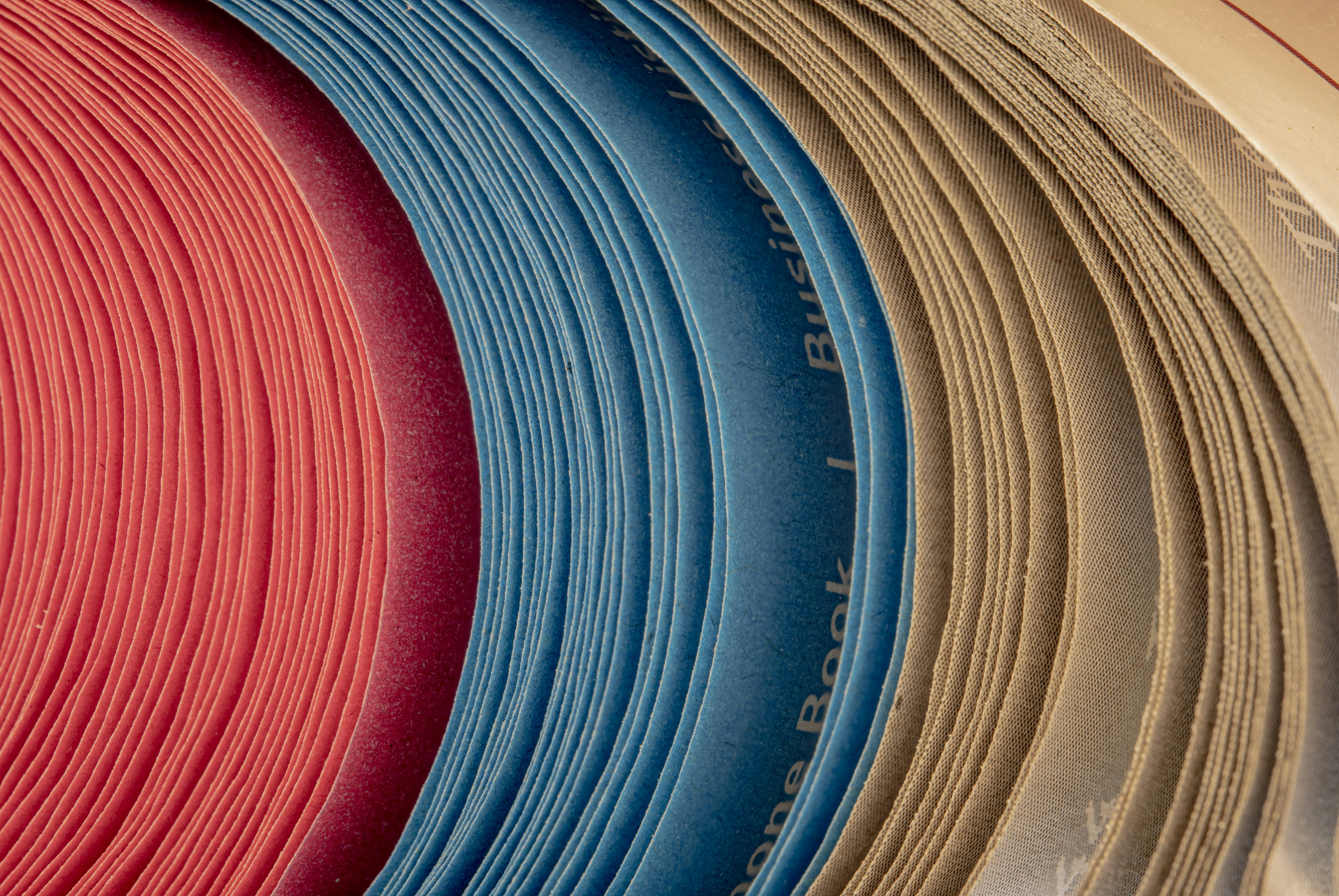 Coiled Spectrum: A Close View of Multicolored Spools