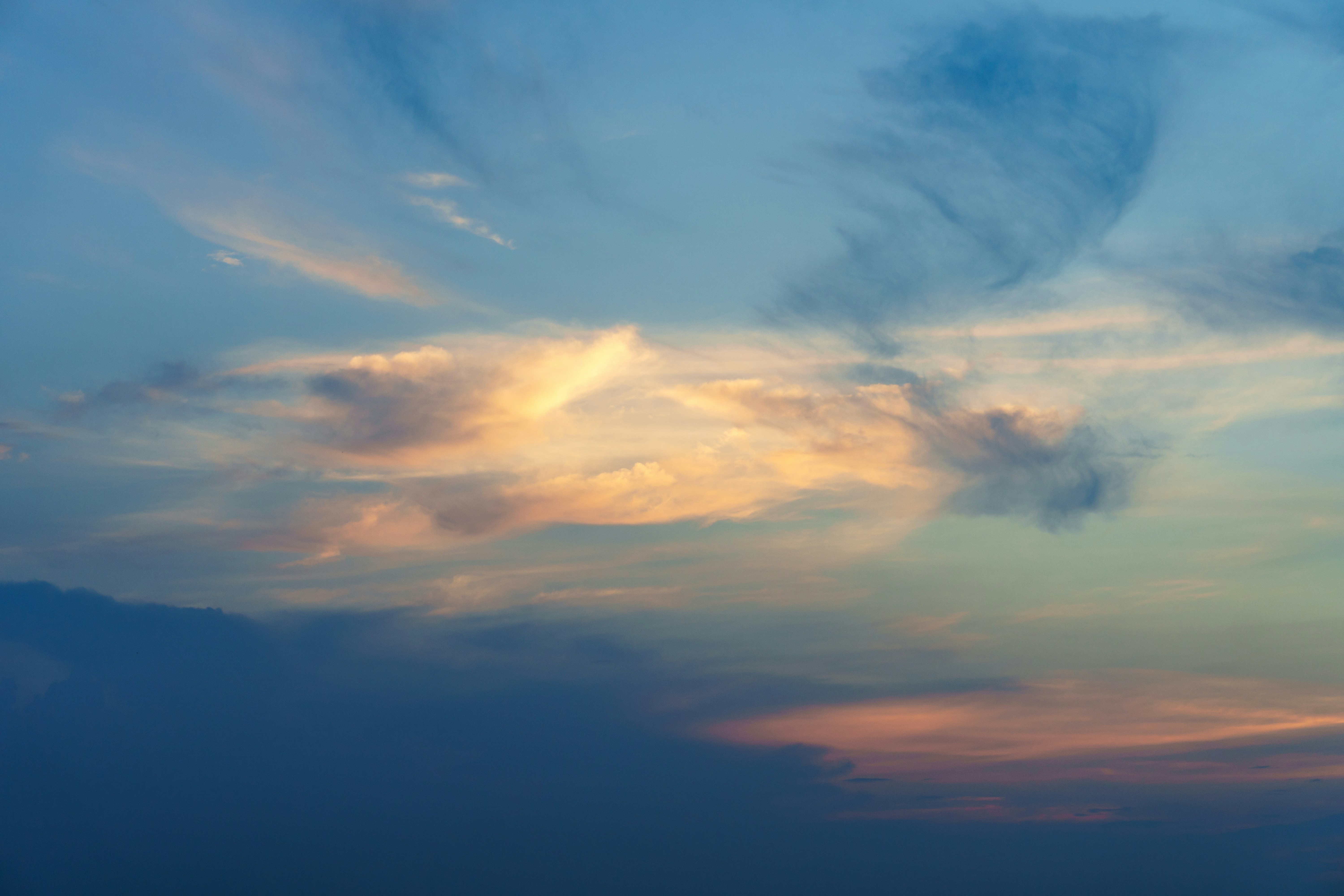 Dusk Currents: Soft Sunrise Hues Across Quiet Skies