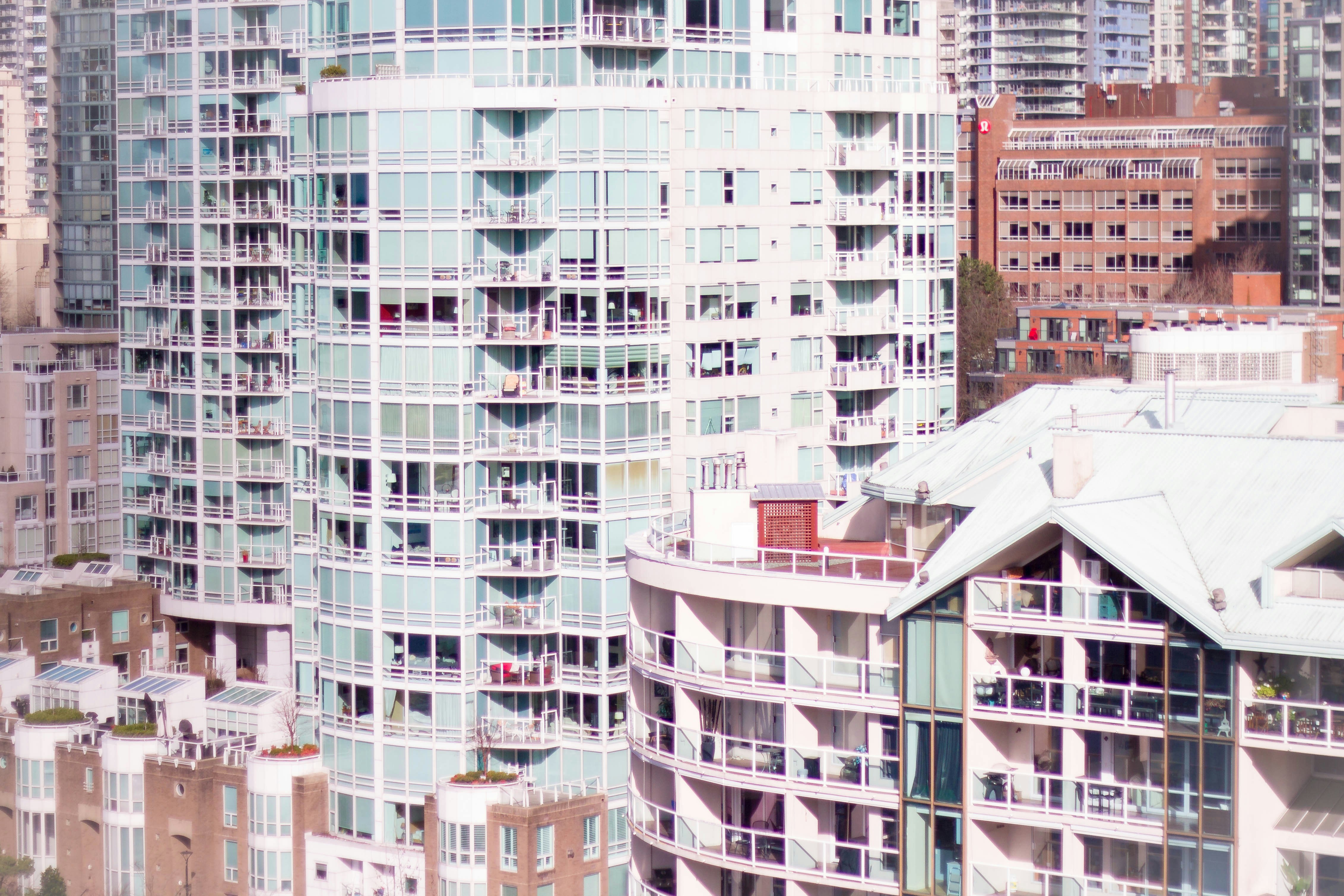 Urban Facade Mosaic: A Play of Curves and Grids