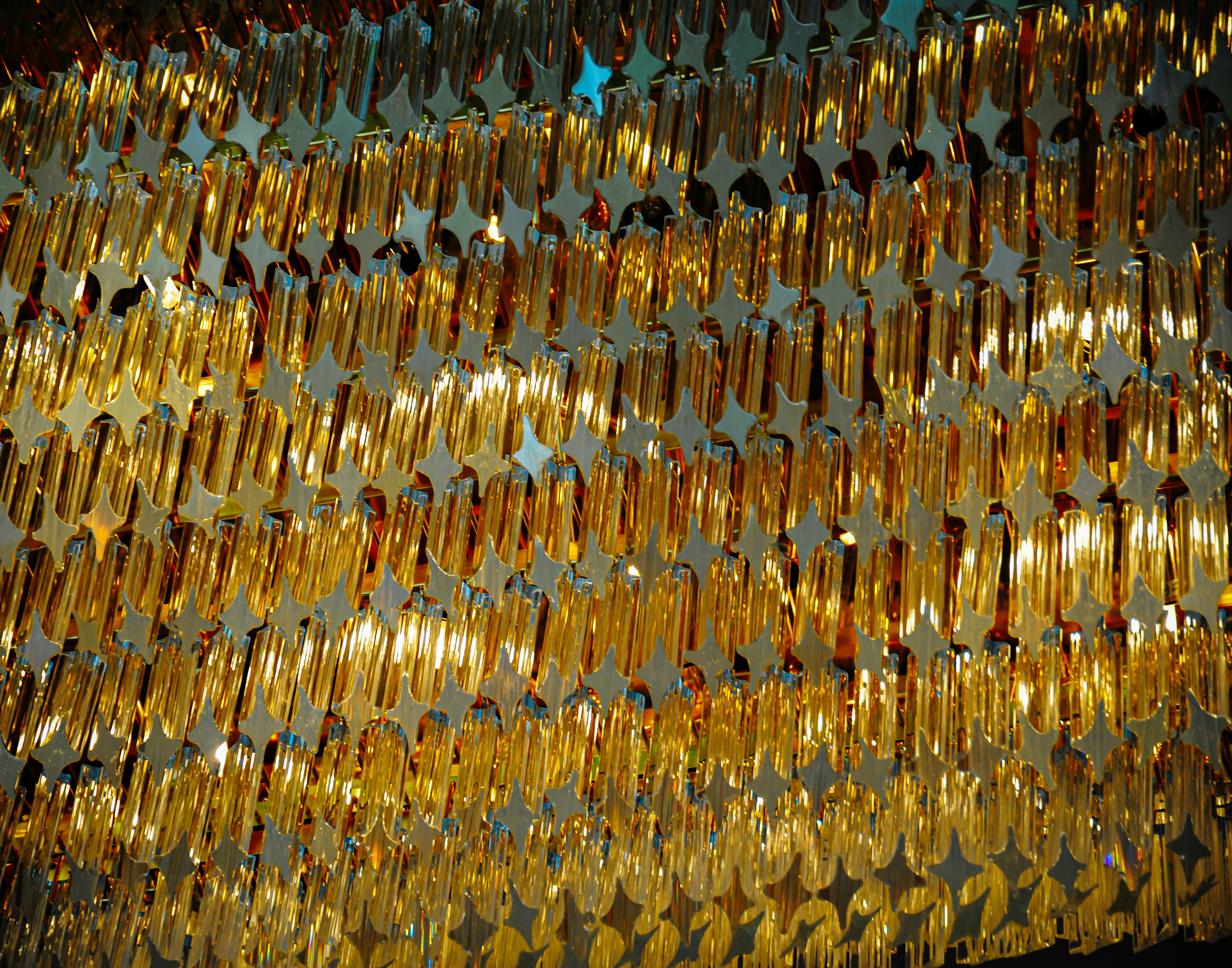 Golden Curtain of Leaves: A Shimmering Tapestry of Light