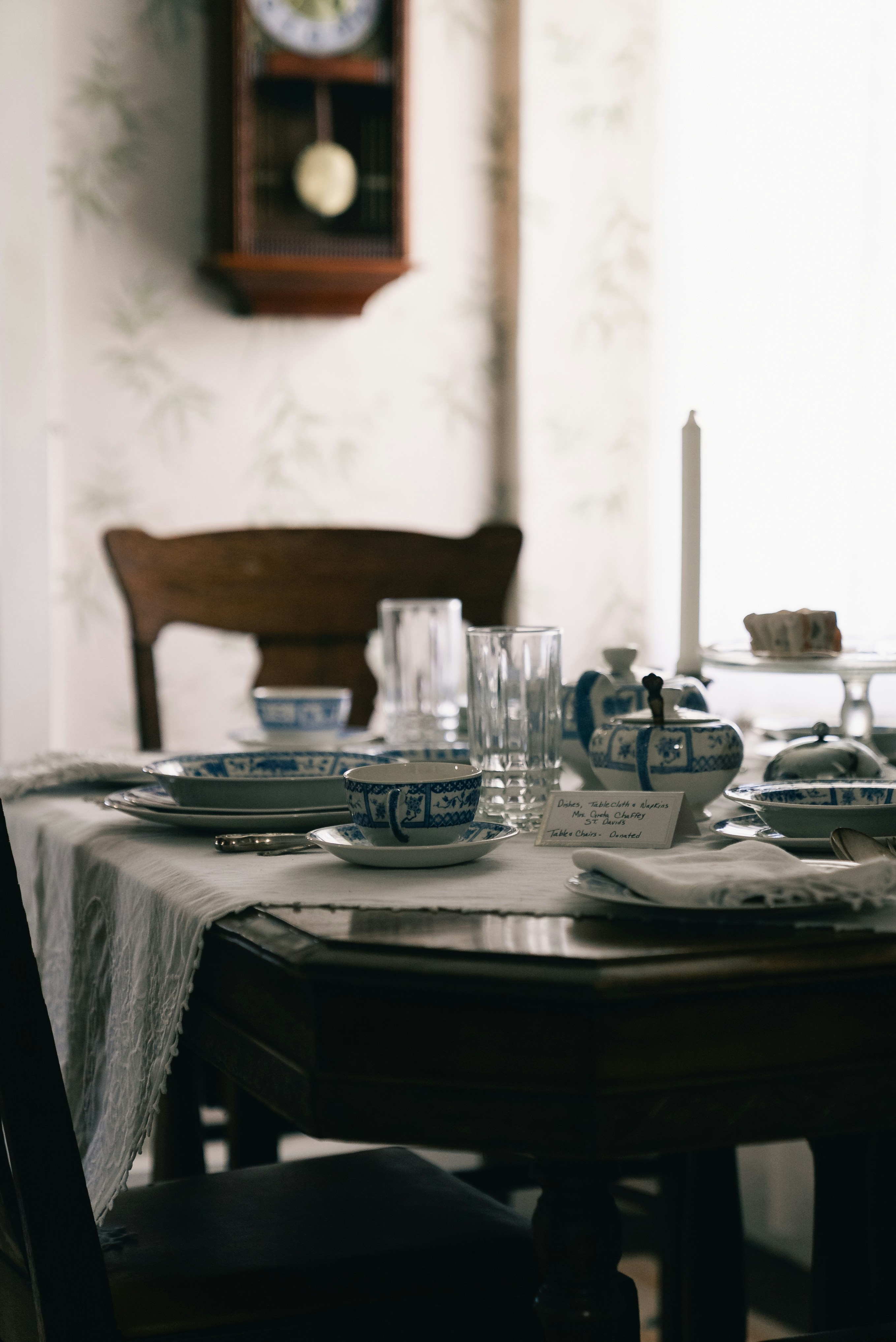 Quiet Yet Rich: A Timeless Table Set in Soft Light