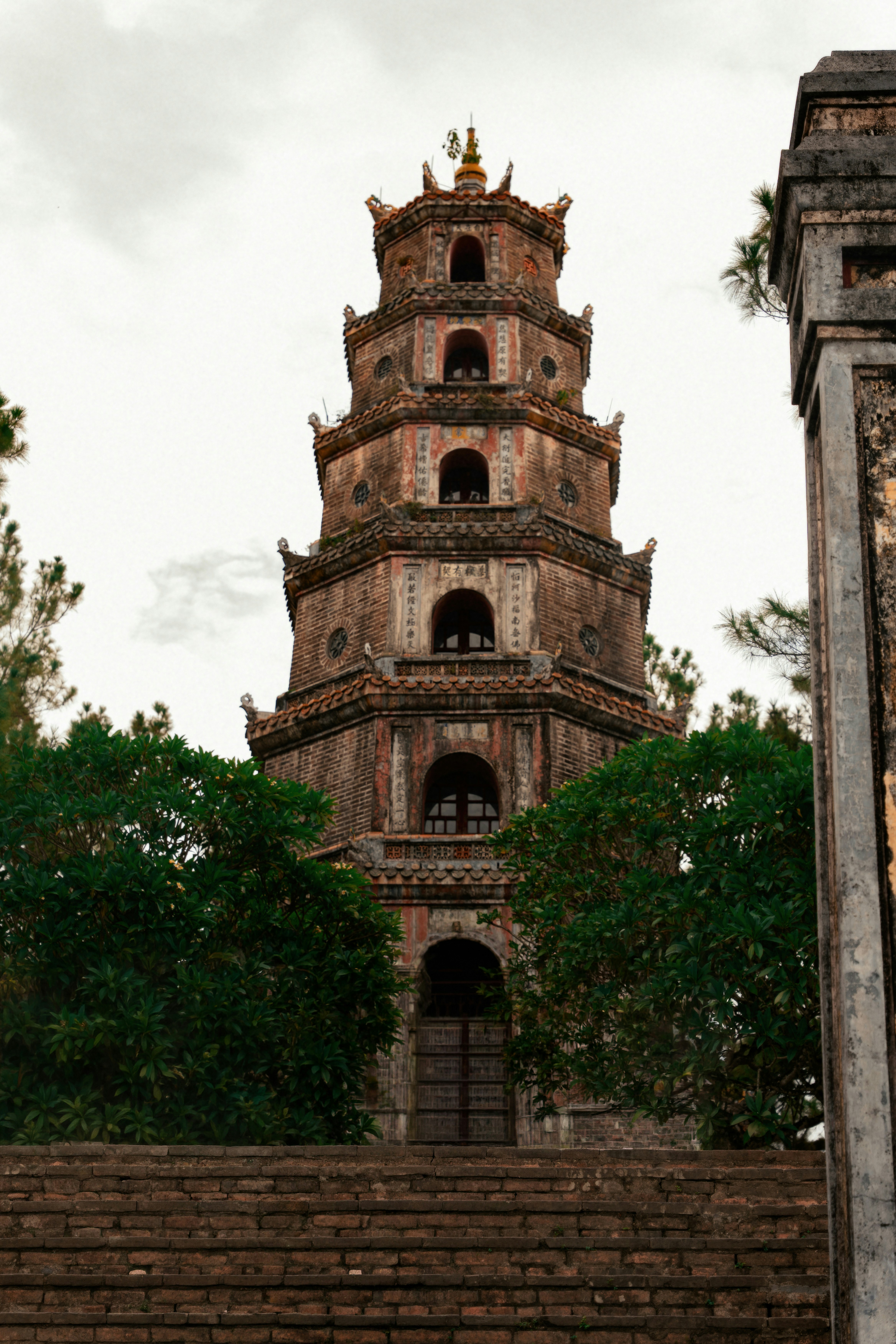 Stone Crown: A Multi-Tier Pagoda Reaching Toward the Sky
