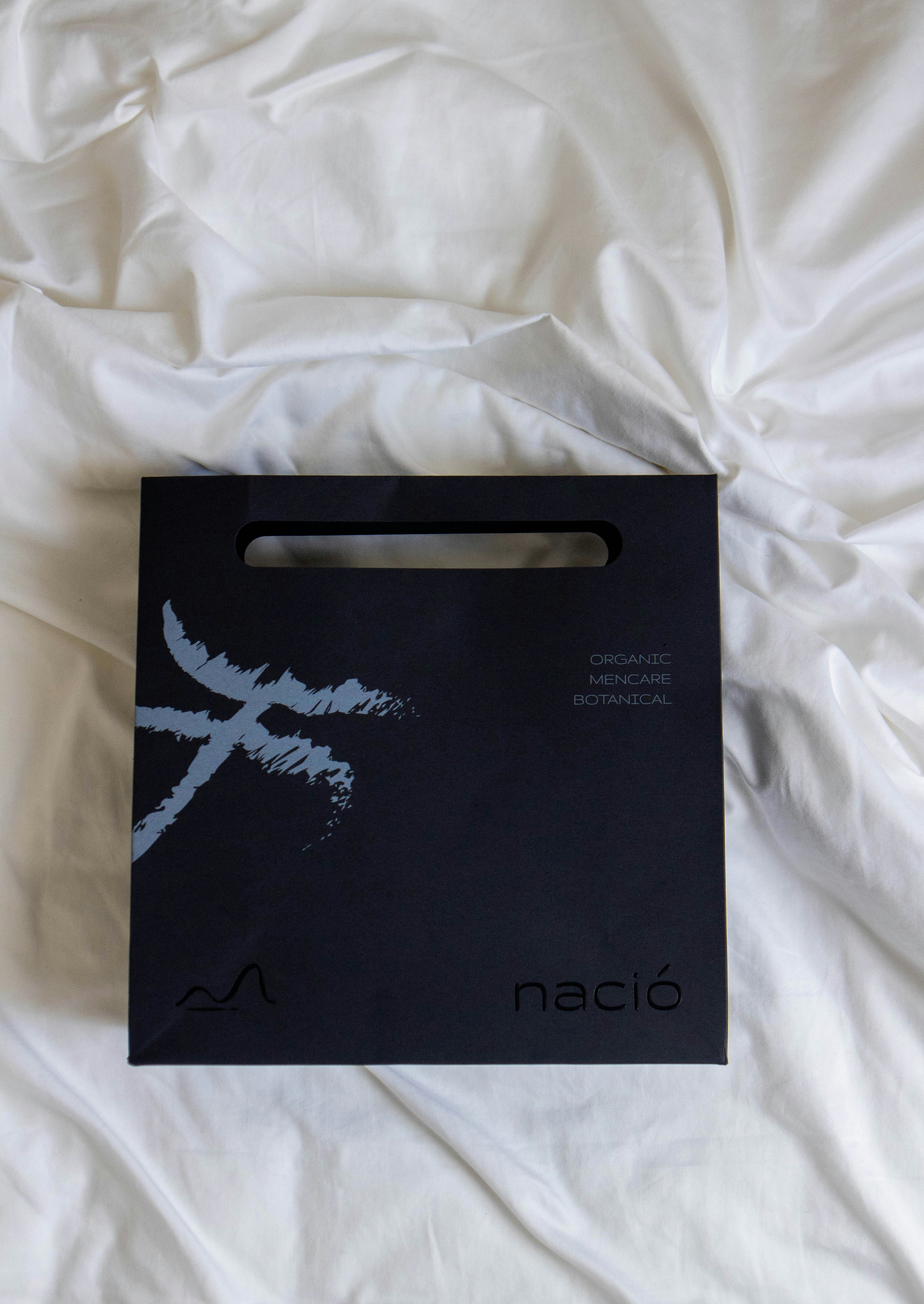 Nació Packaging on Charcoal Box: Organic, Botanical