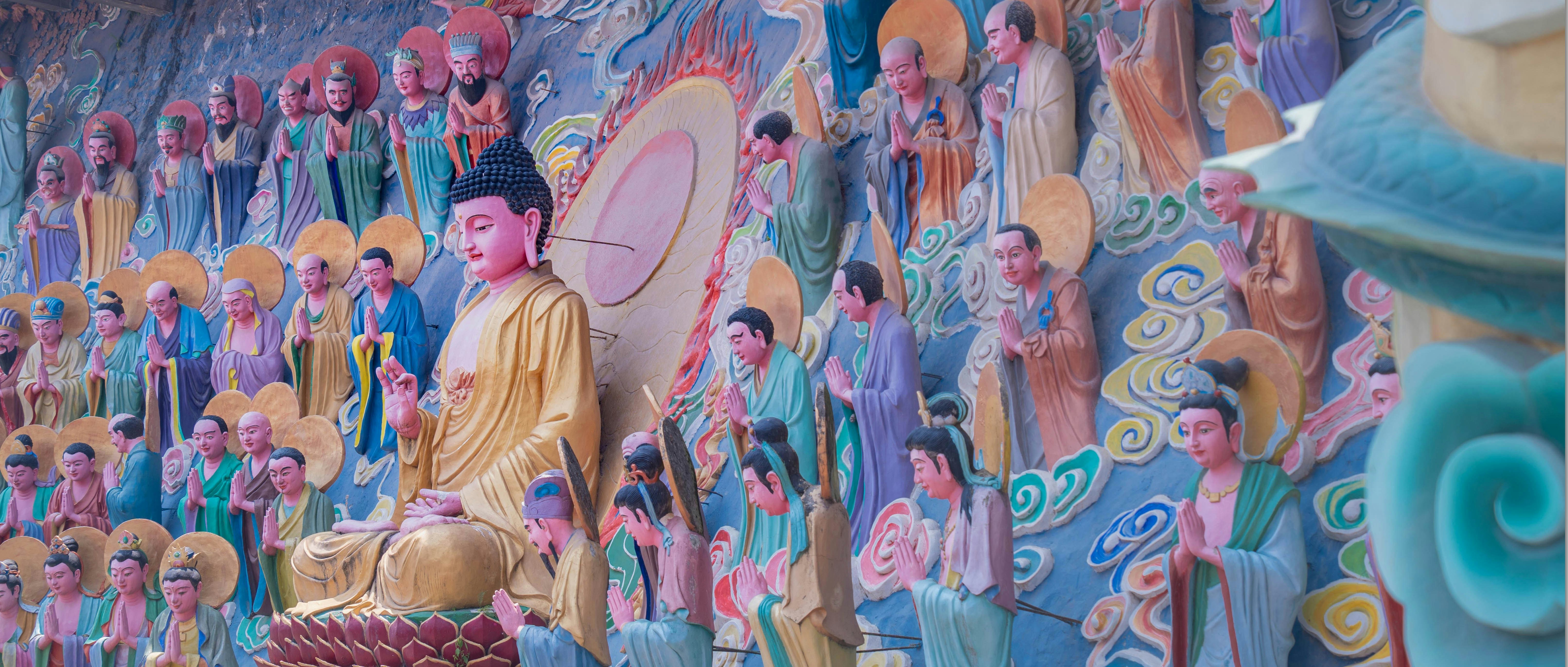 Bright Buddha Curtain: A Vivid Scene of Jade Statues and Colorful Deities