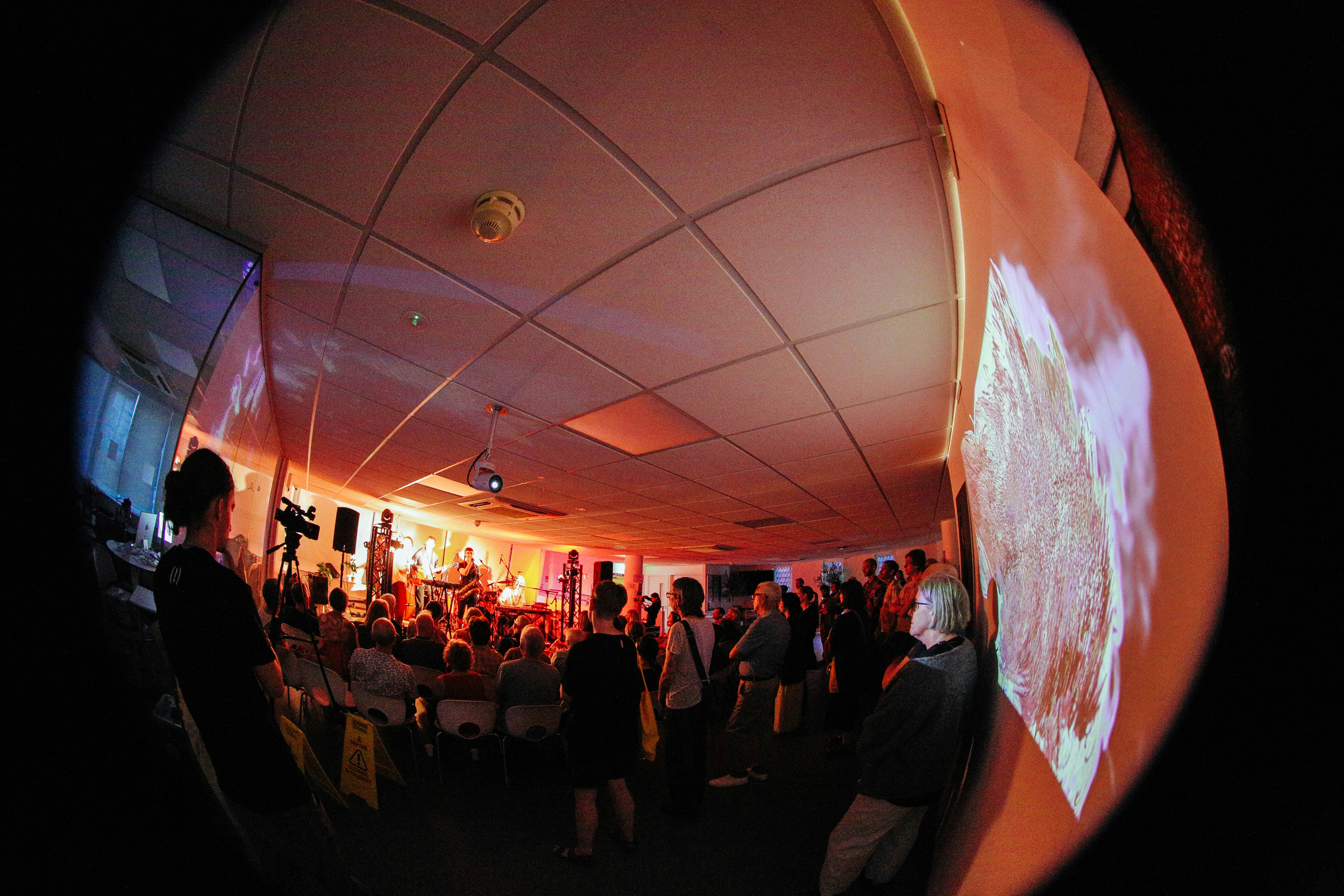 Audience under the Dome: A Circular Stage Lighting Event