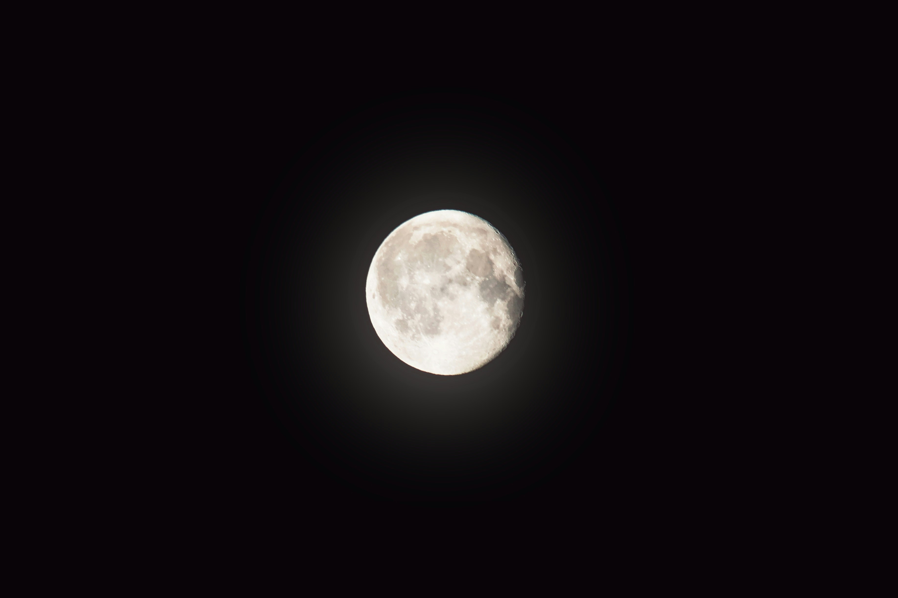 Lunar Spotlight: A Clearborn Moon in Quiet Night