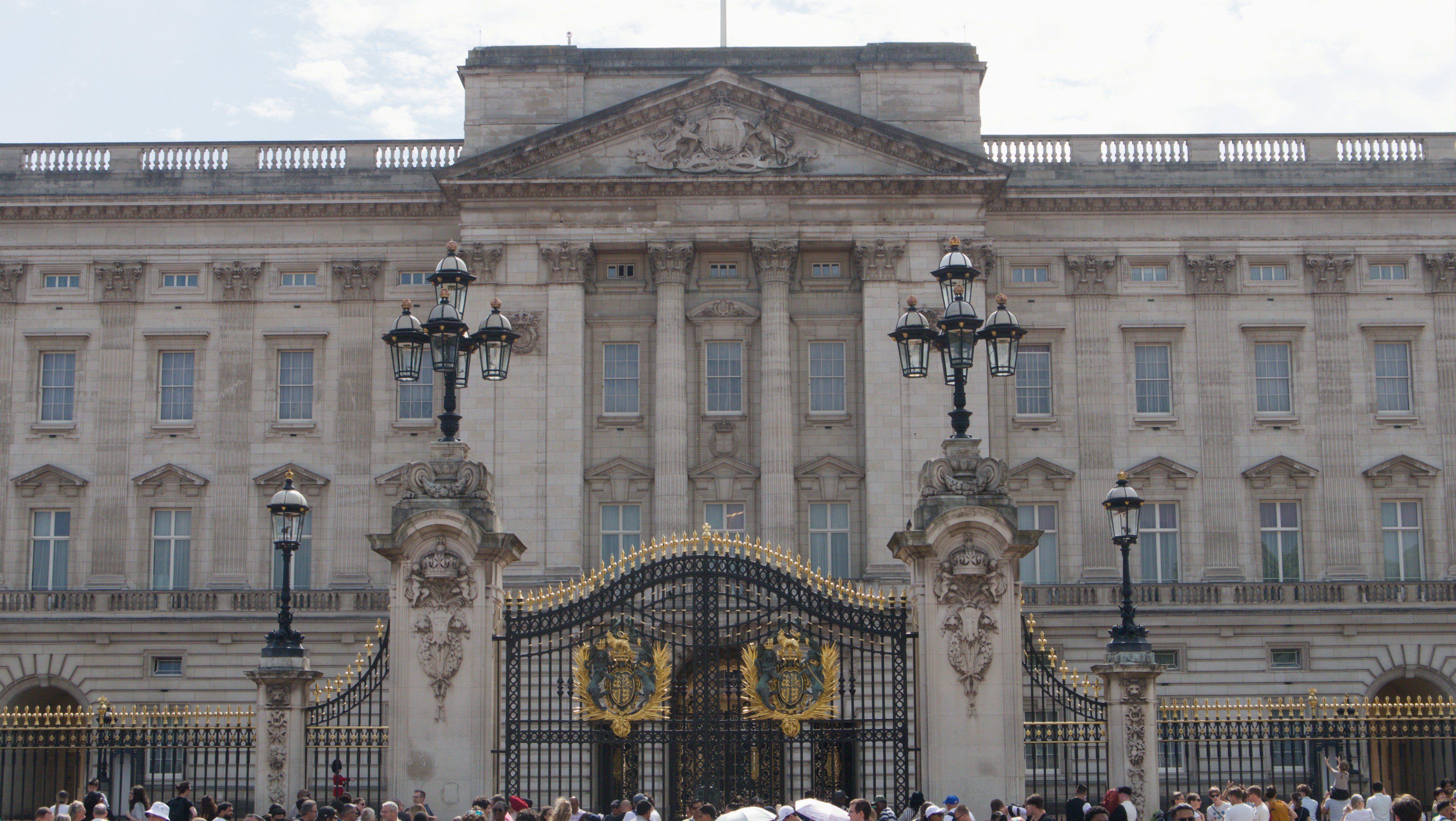 Gatehouse of Buckingham Palace: Crowds Beneath the Lions