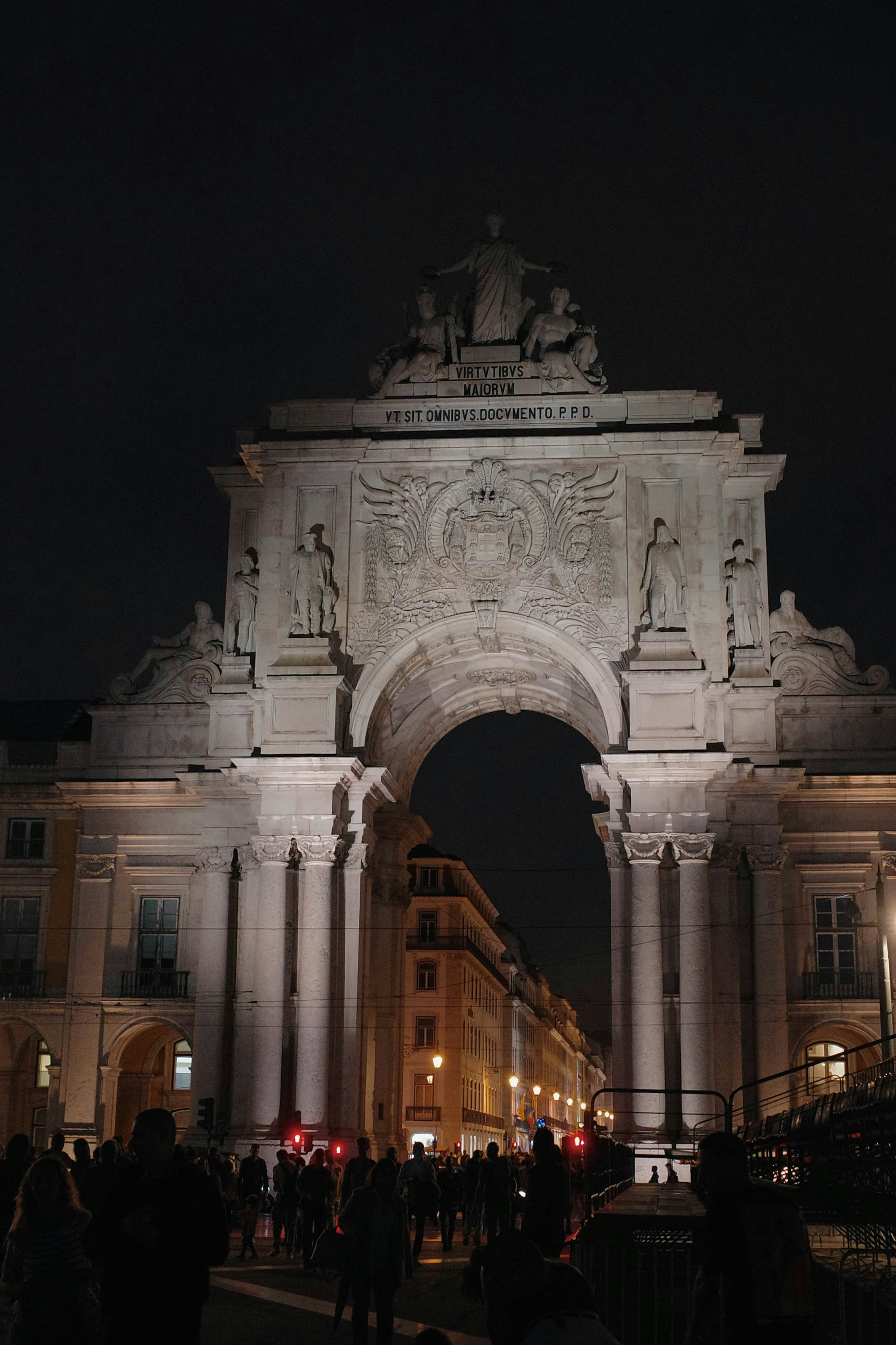 Ceremonial Arch at Night: Illuminated Triumph Gate