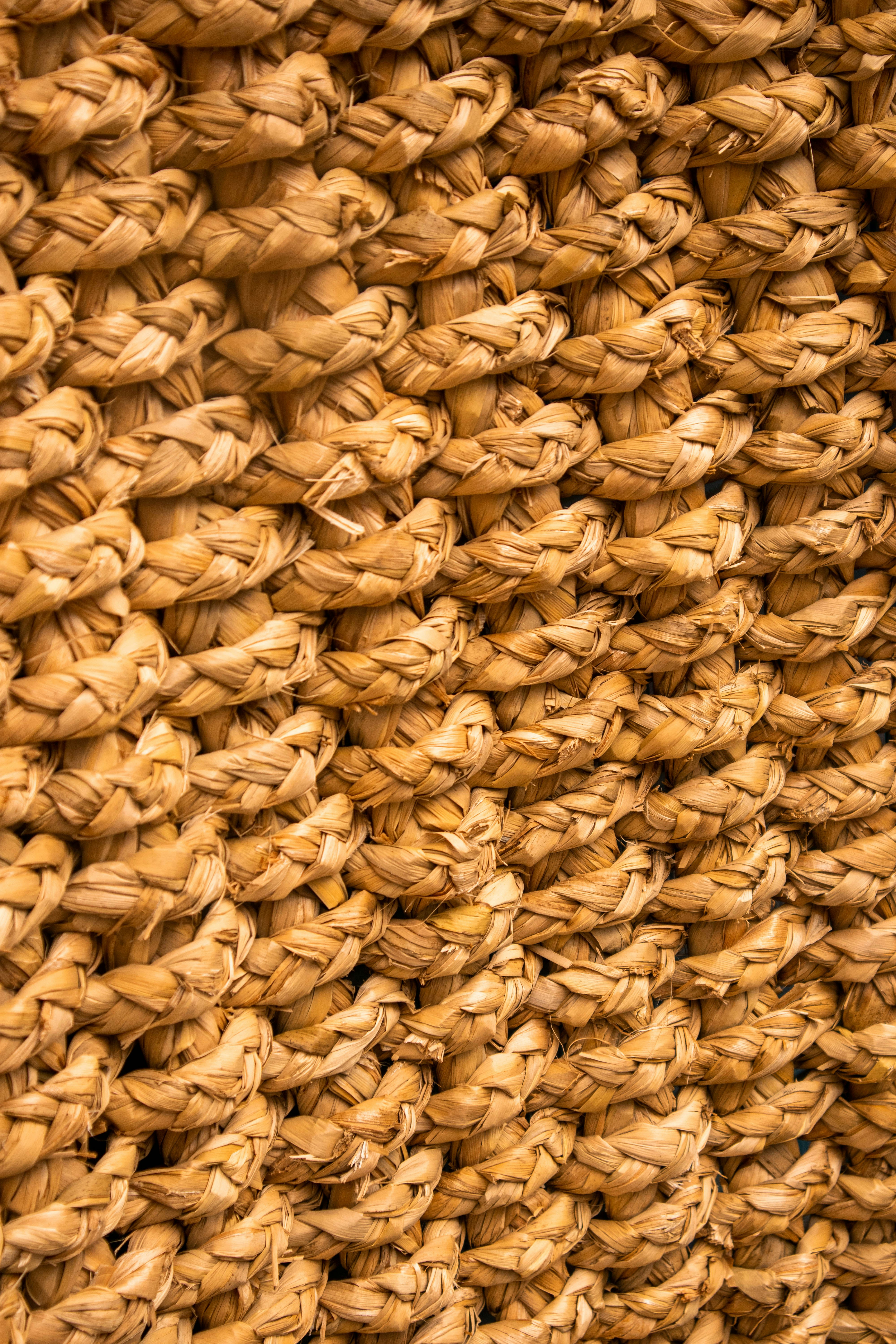 Woven Caramel Texture: Close-Up of Handcrafted Rope Weave