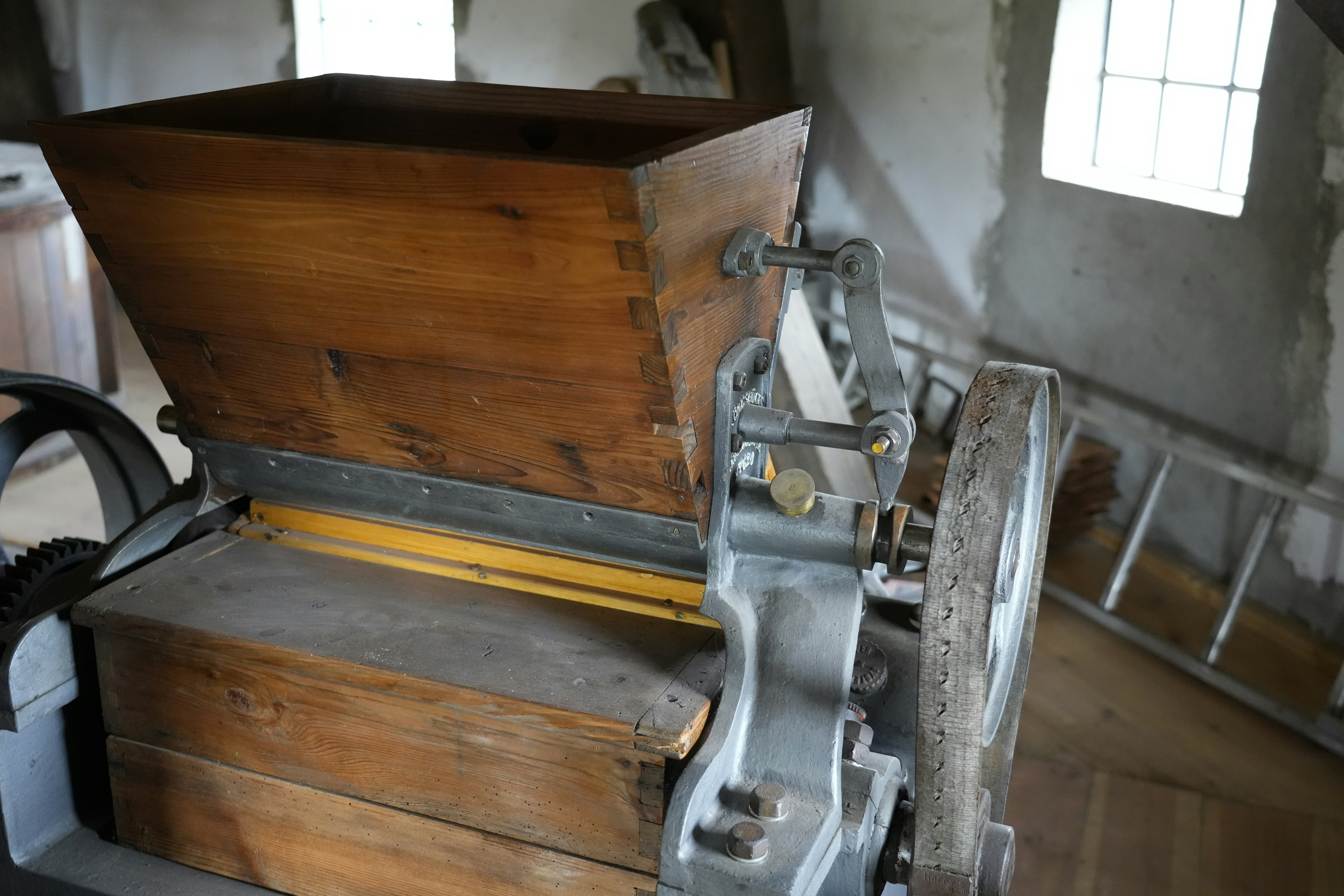 The Quiet Engine of a Wooden Caster