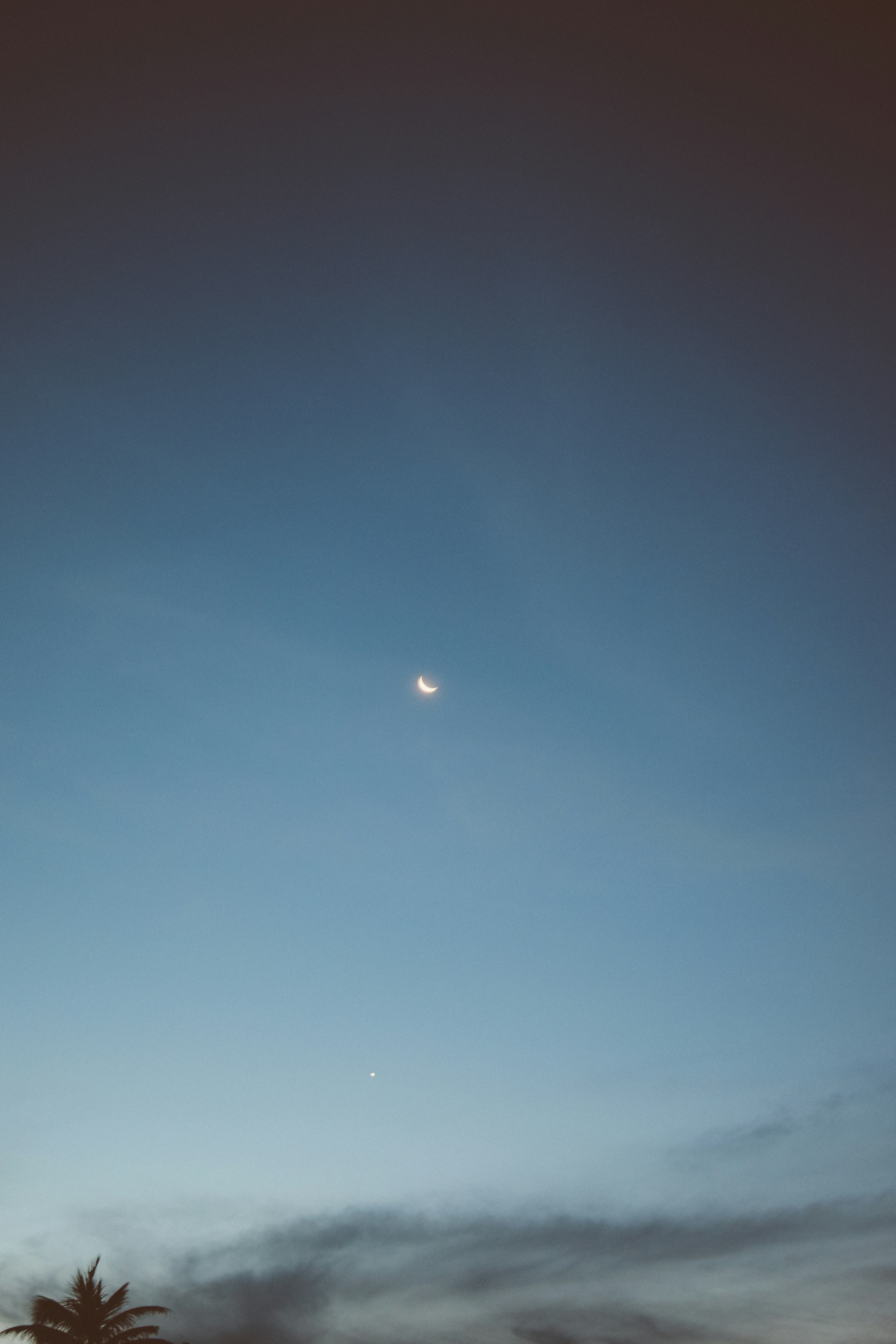 Moonlet and Dusk: Crescent in a Calm Gradient