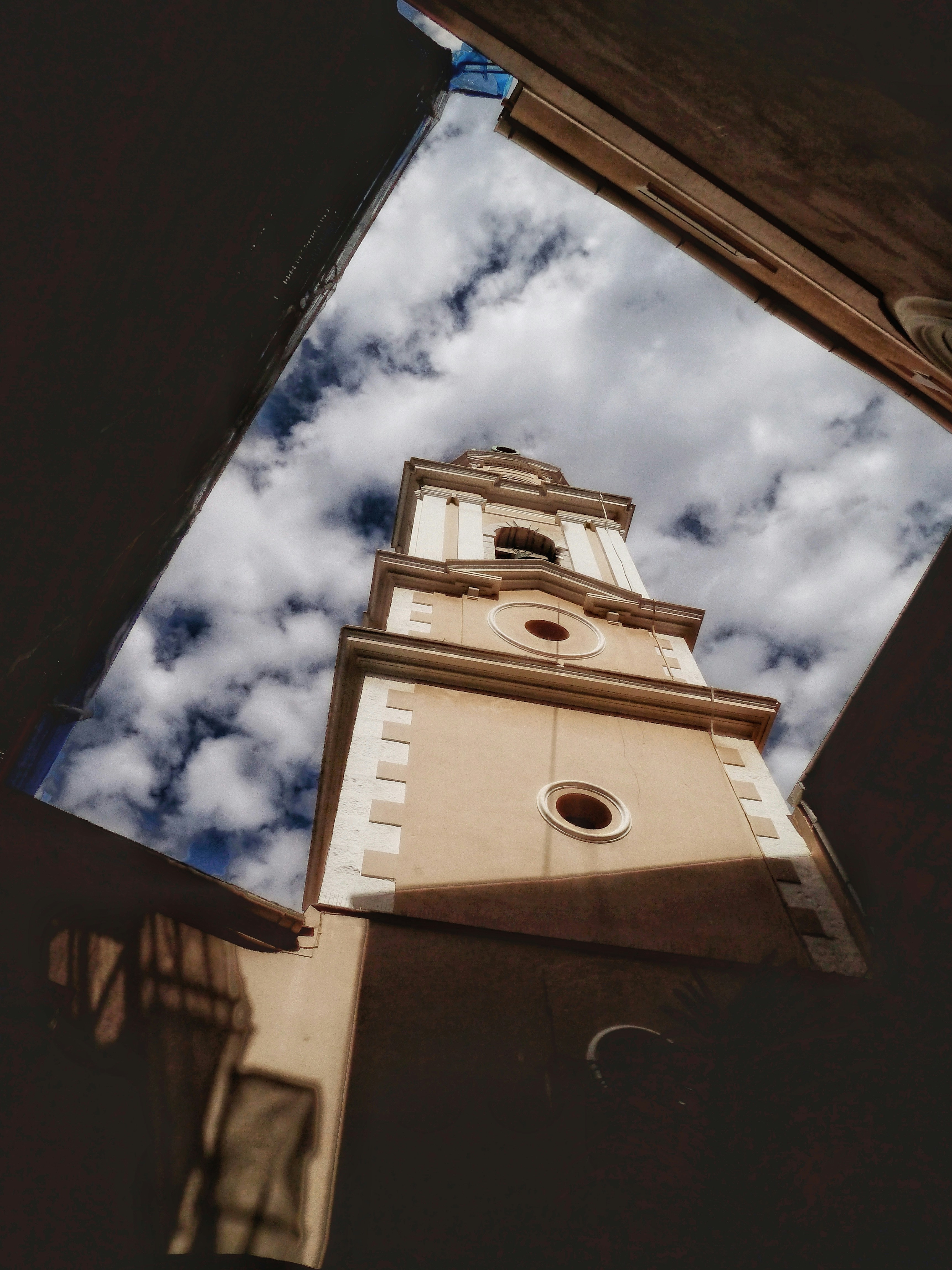 Clocktower Ascending: A Vertical Perspective Through Narrow Gaps