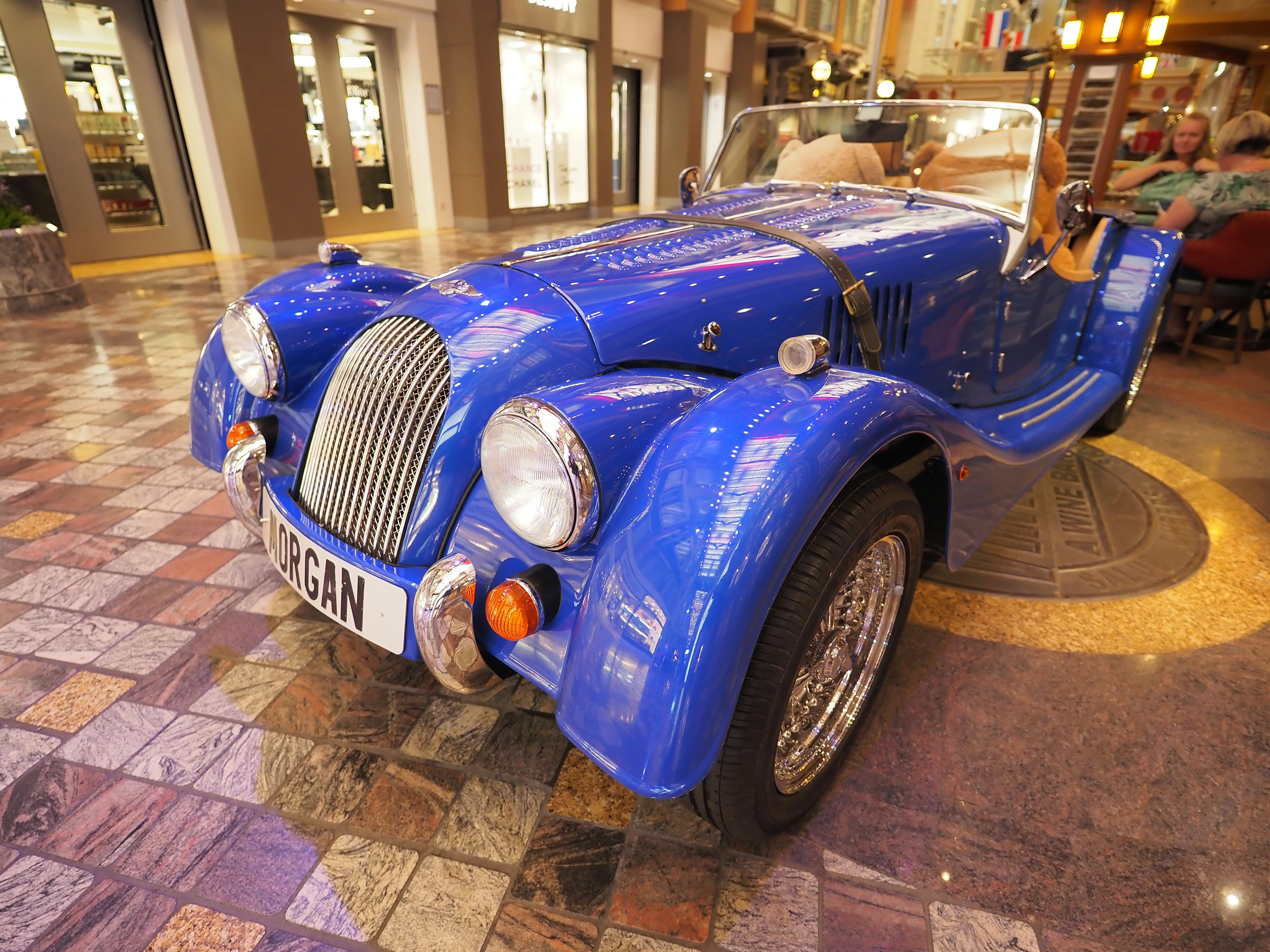 Azure Classic: A Showpiece Vintage Cobra in a Lux Lobby
