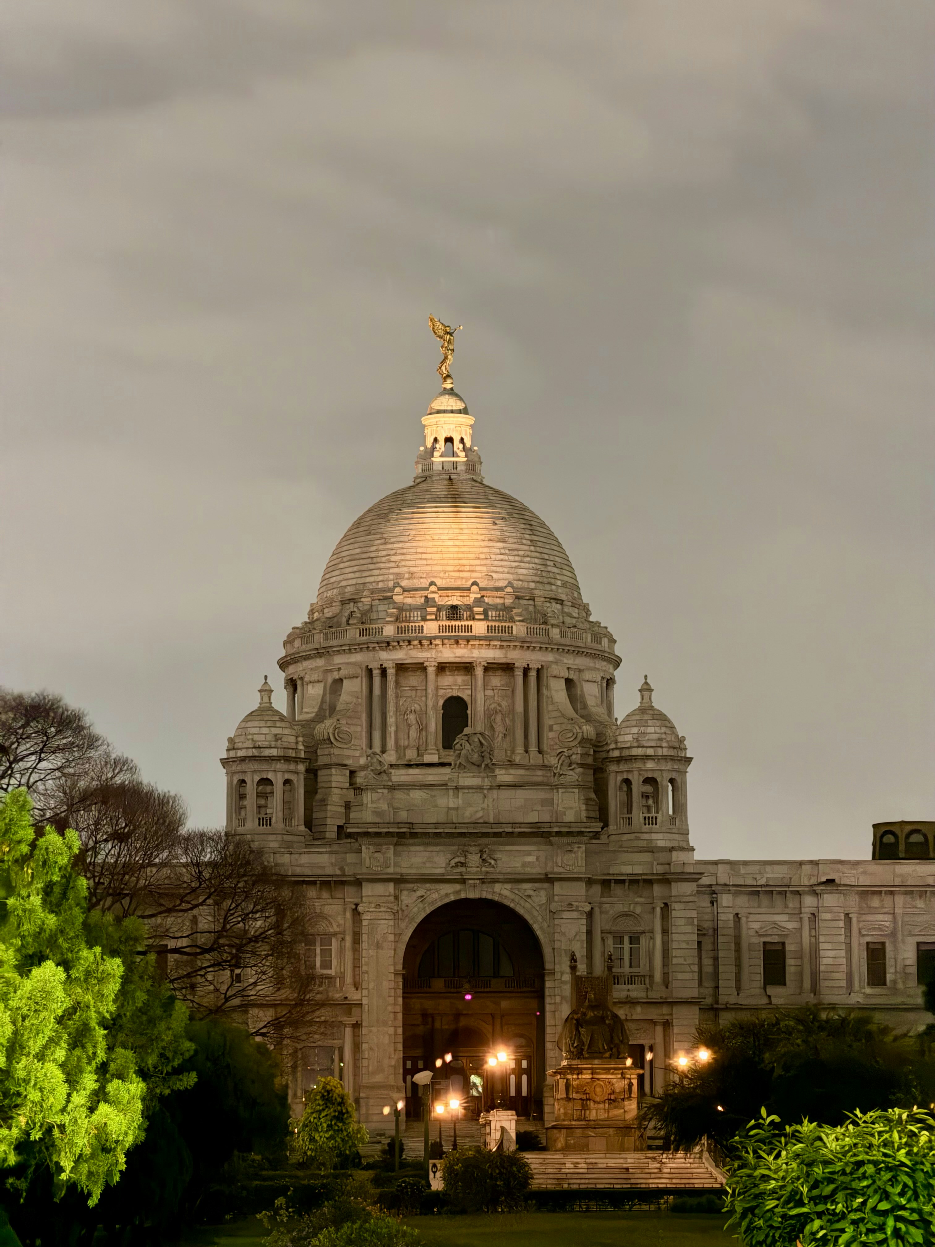 Monumental Dome: A Evening View of Adorned Civic Architecture
