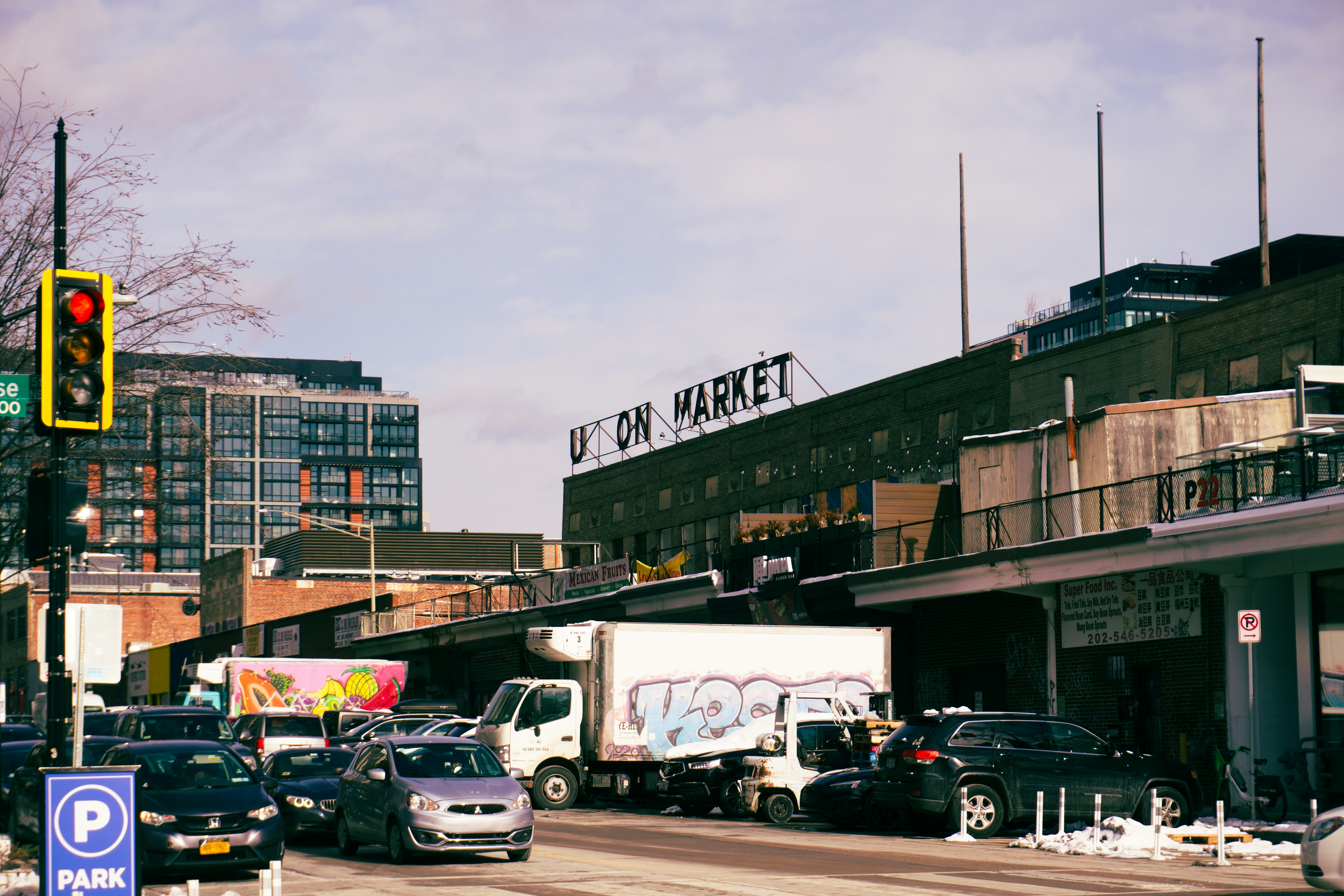 Urban Marketfront: The Signal, The Trucks, and the Street