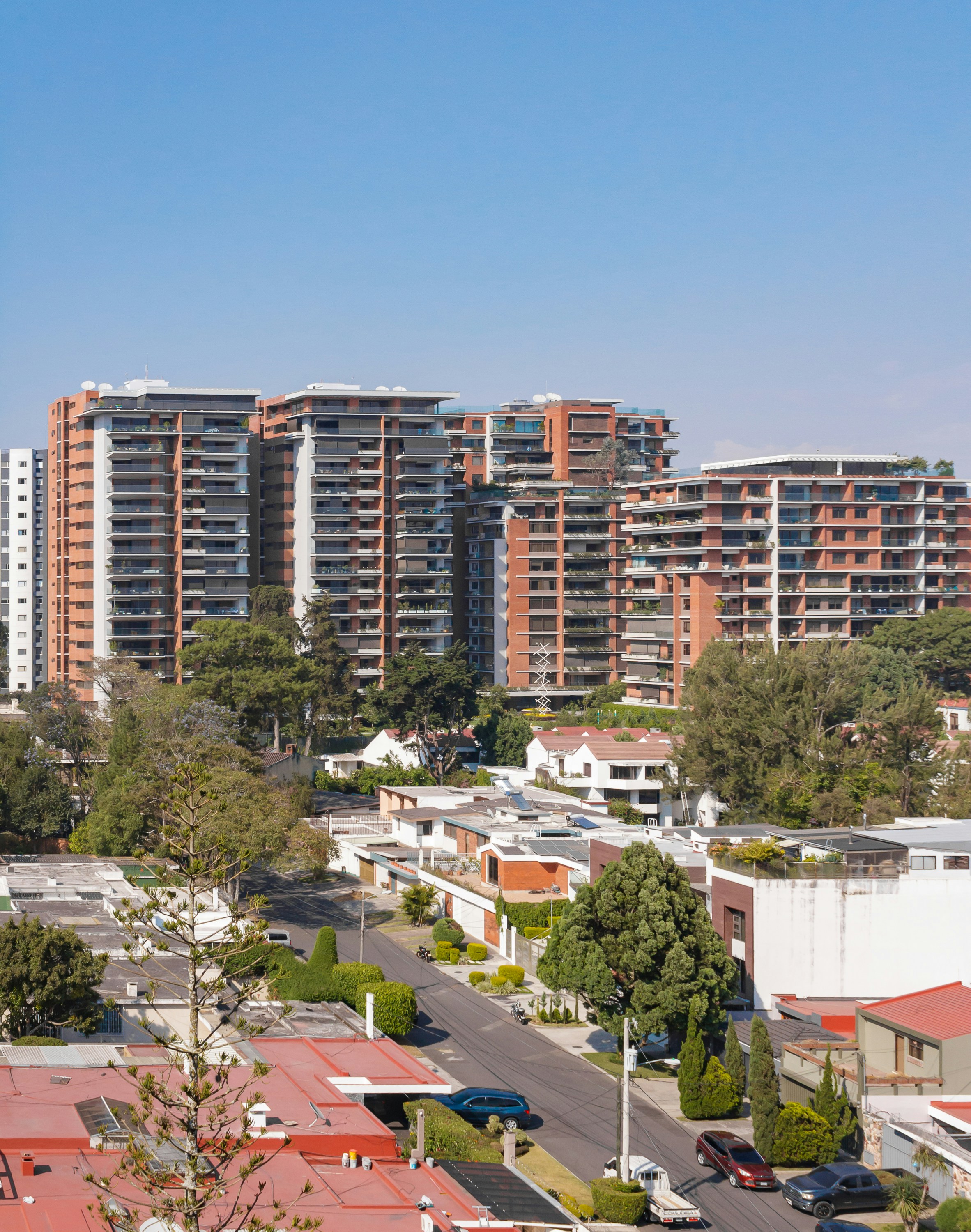 Urban Horizon: Toward the Taller Red-Brick Complexes