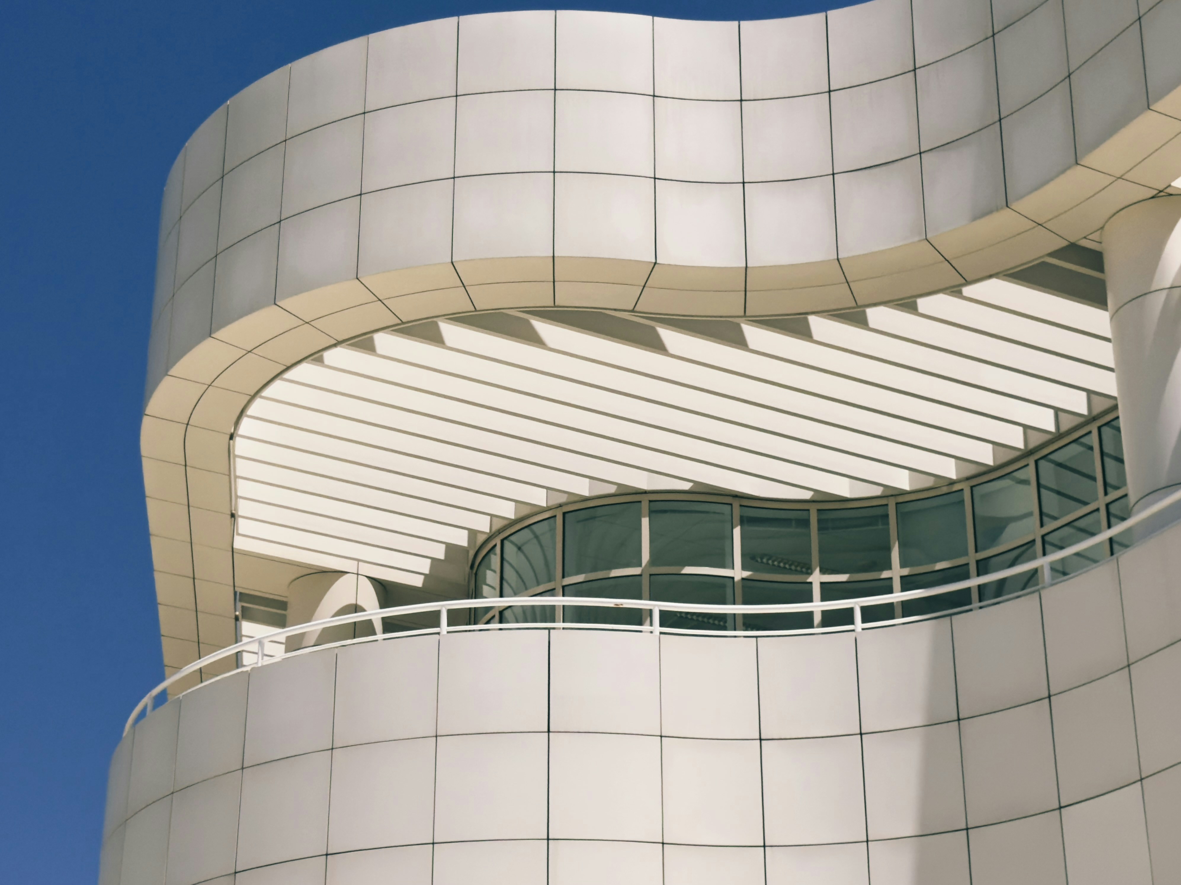Curved Facade Echoes: A Modern Architecture Portrait