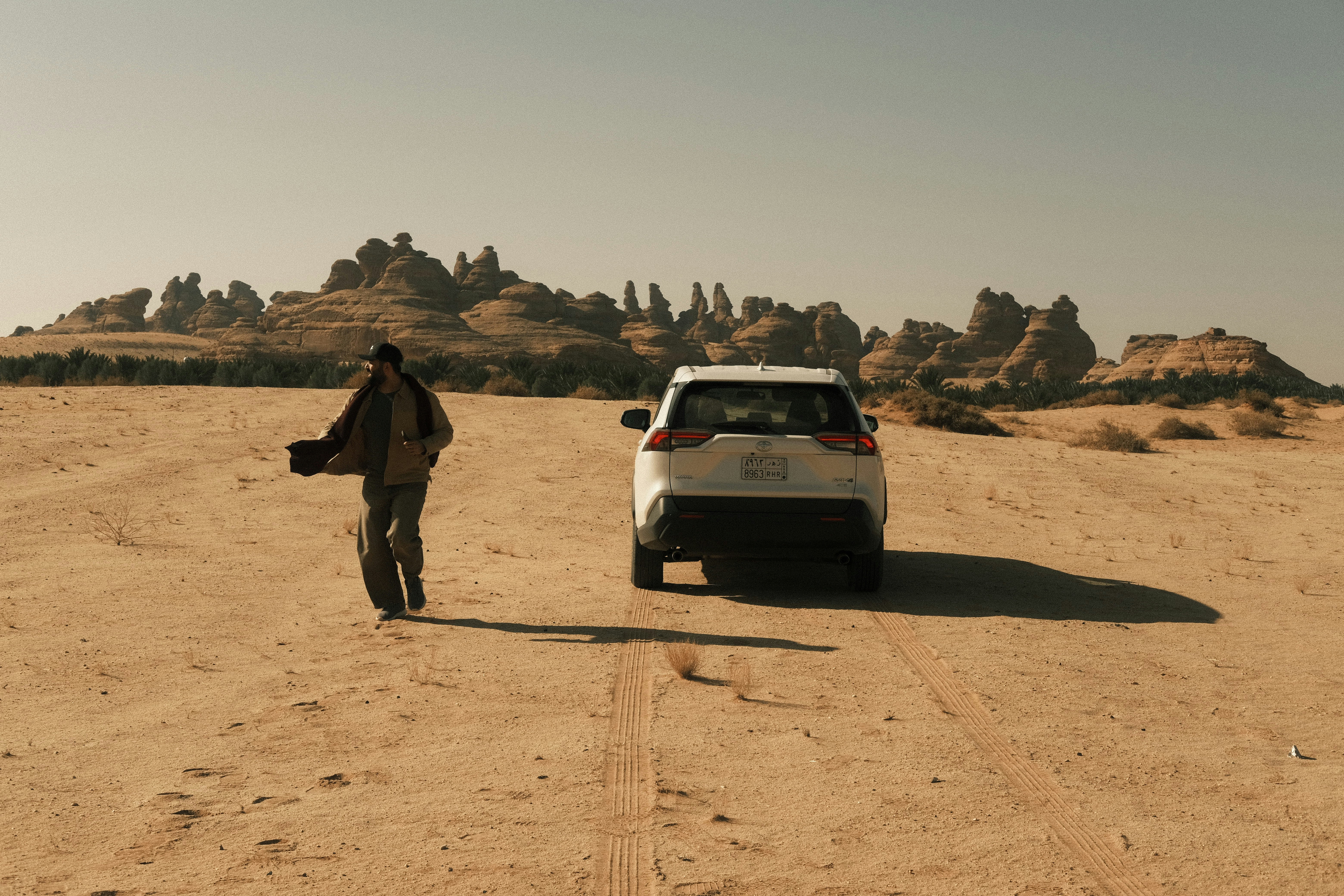 Deserted Roadtrip: A Couple of Moments Between Rock Formations