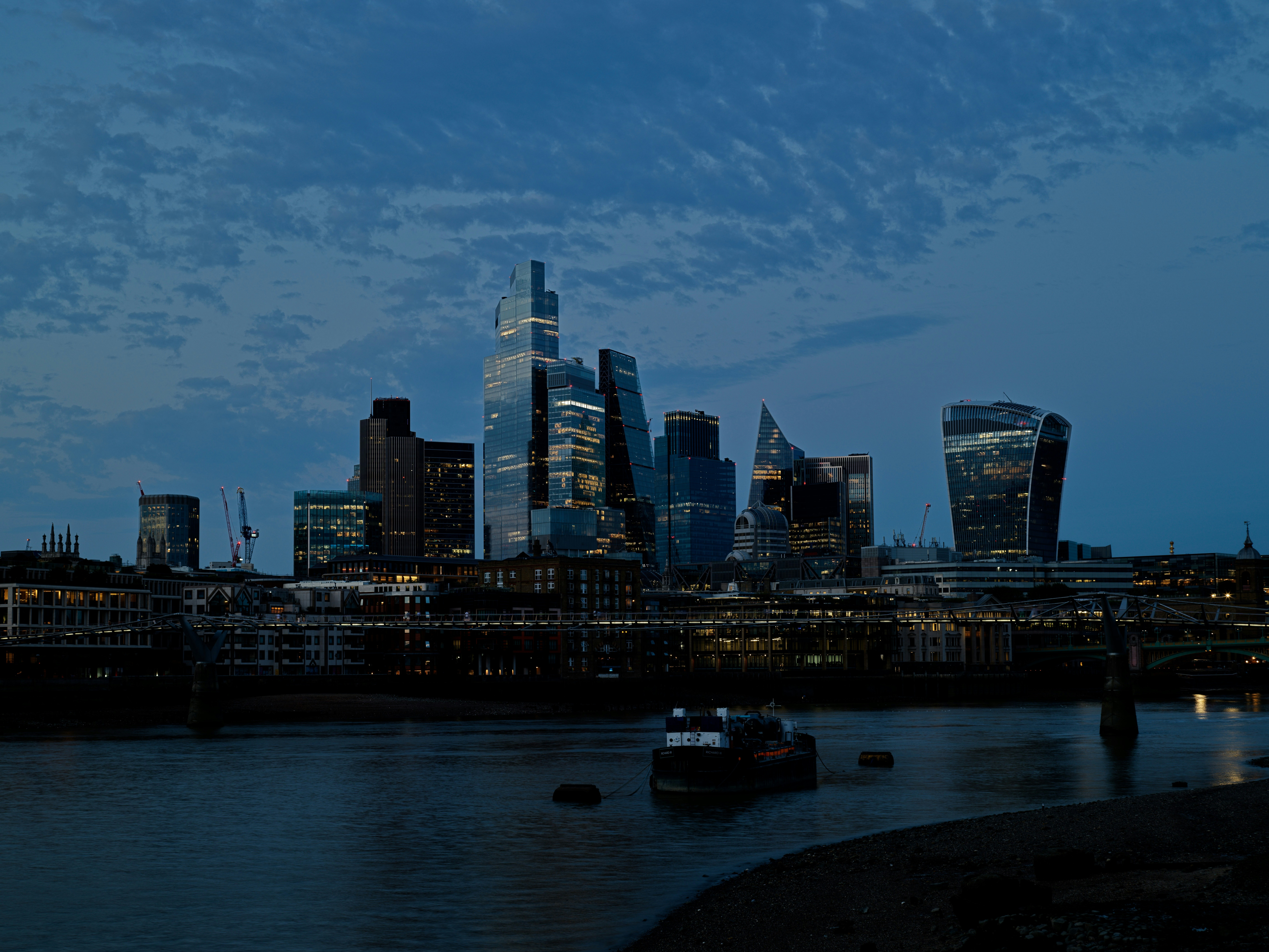 City of Glass at Dusk: A Quiet Thames Skyline