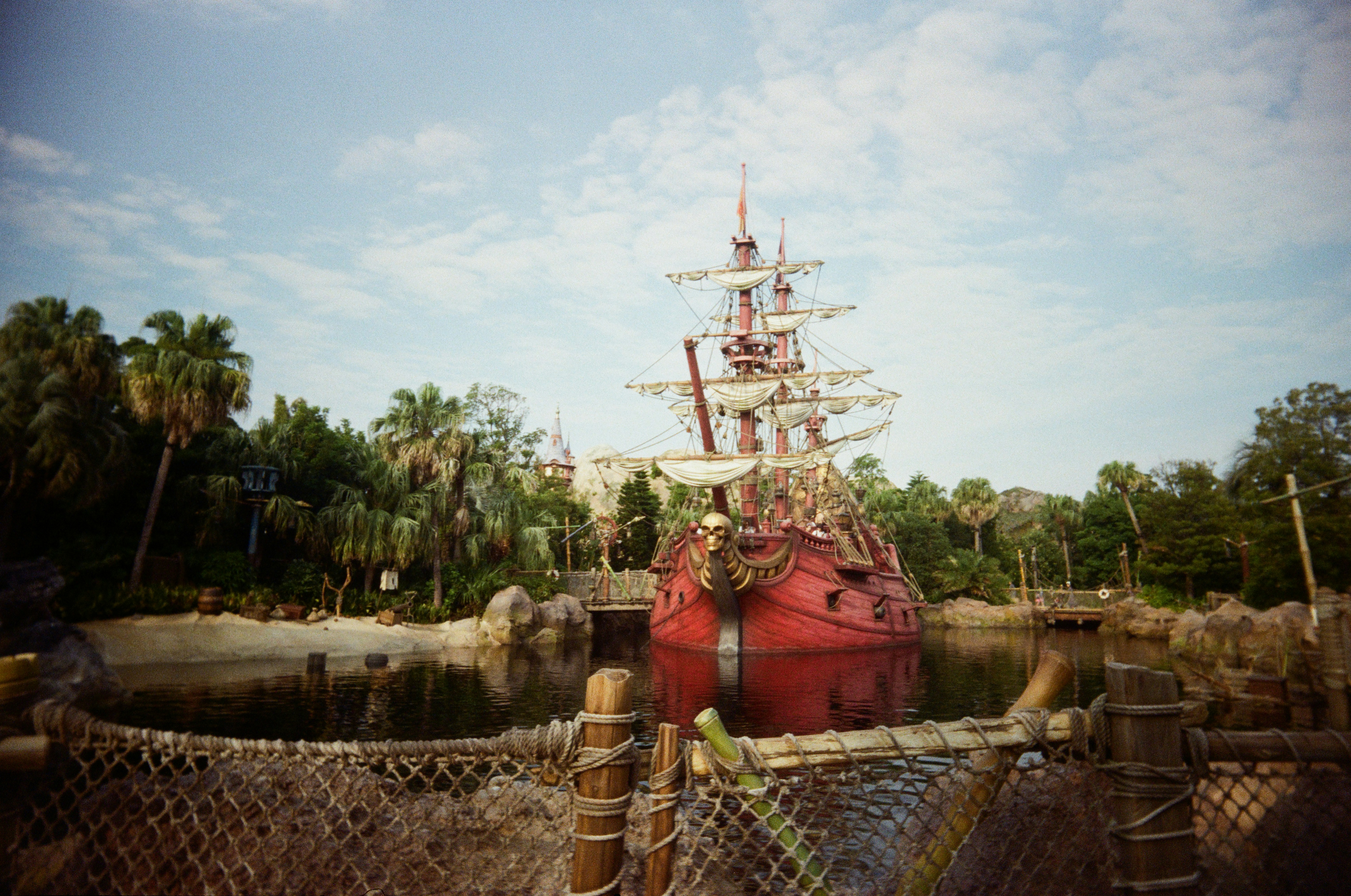 Pirates of The Caribbean at DisneySea Tokyo