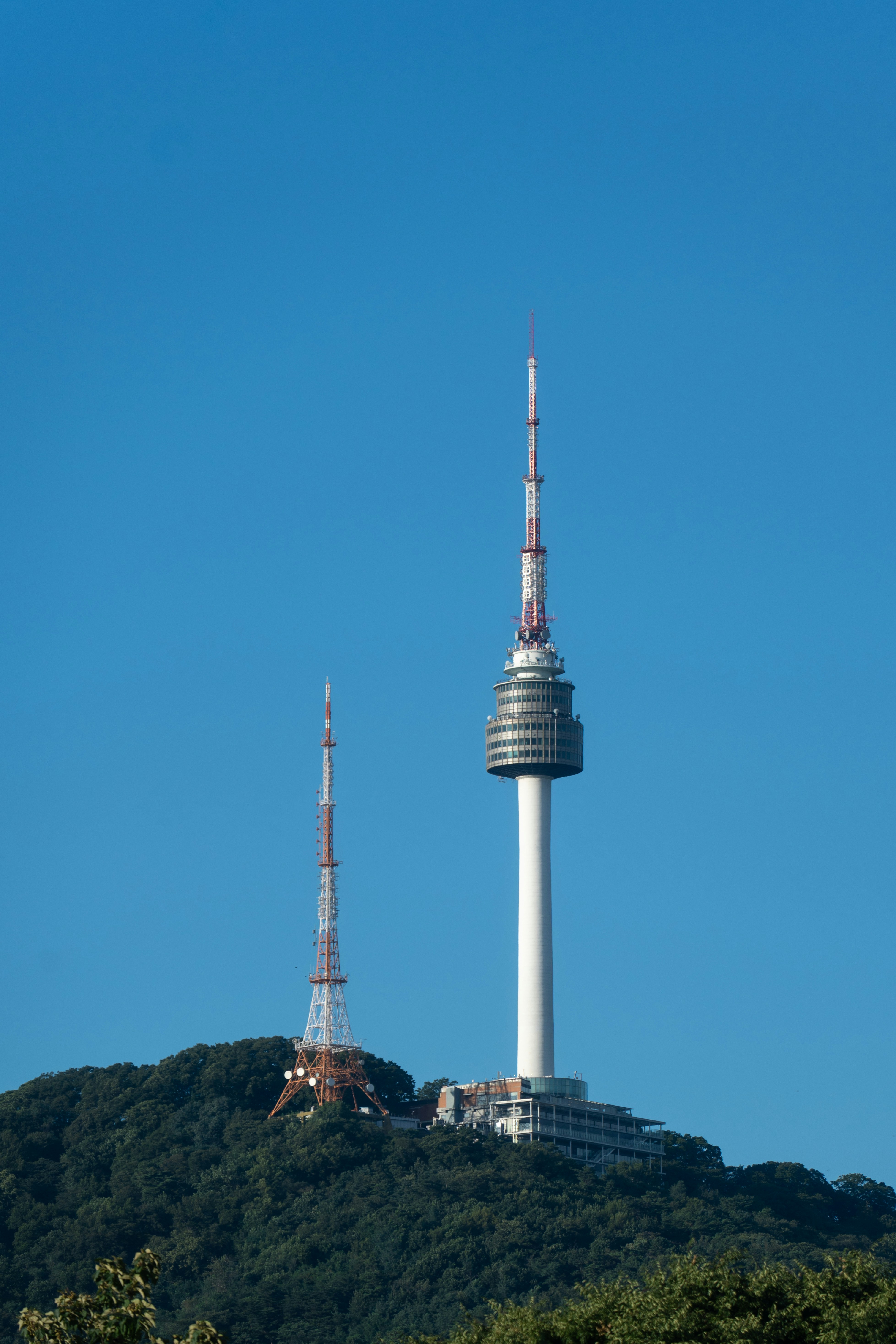 Tower Above the Hill: Seoul’s Communications Spire Reaching for the Sky