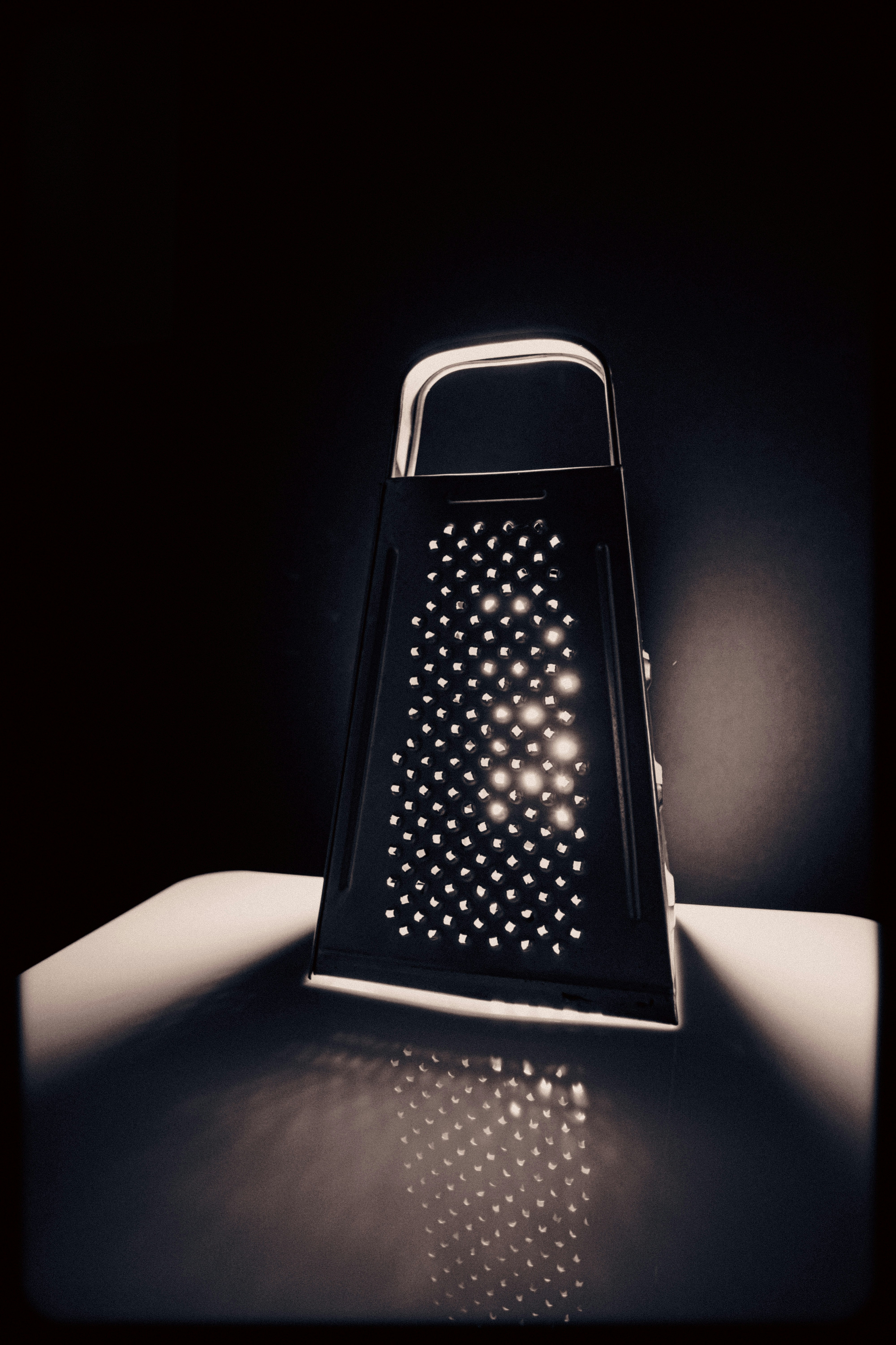 Grater in Focus: A Quiet Stage of Light