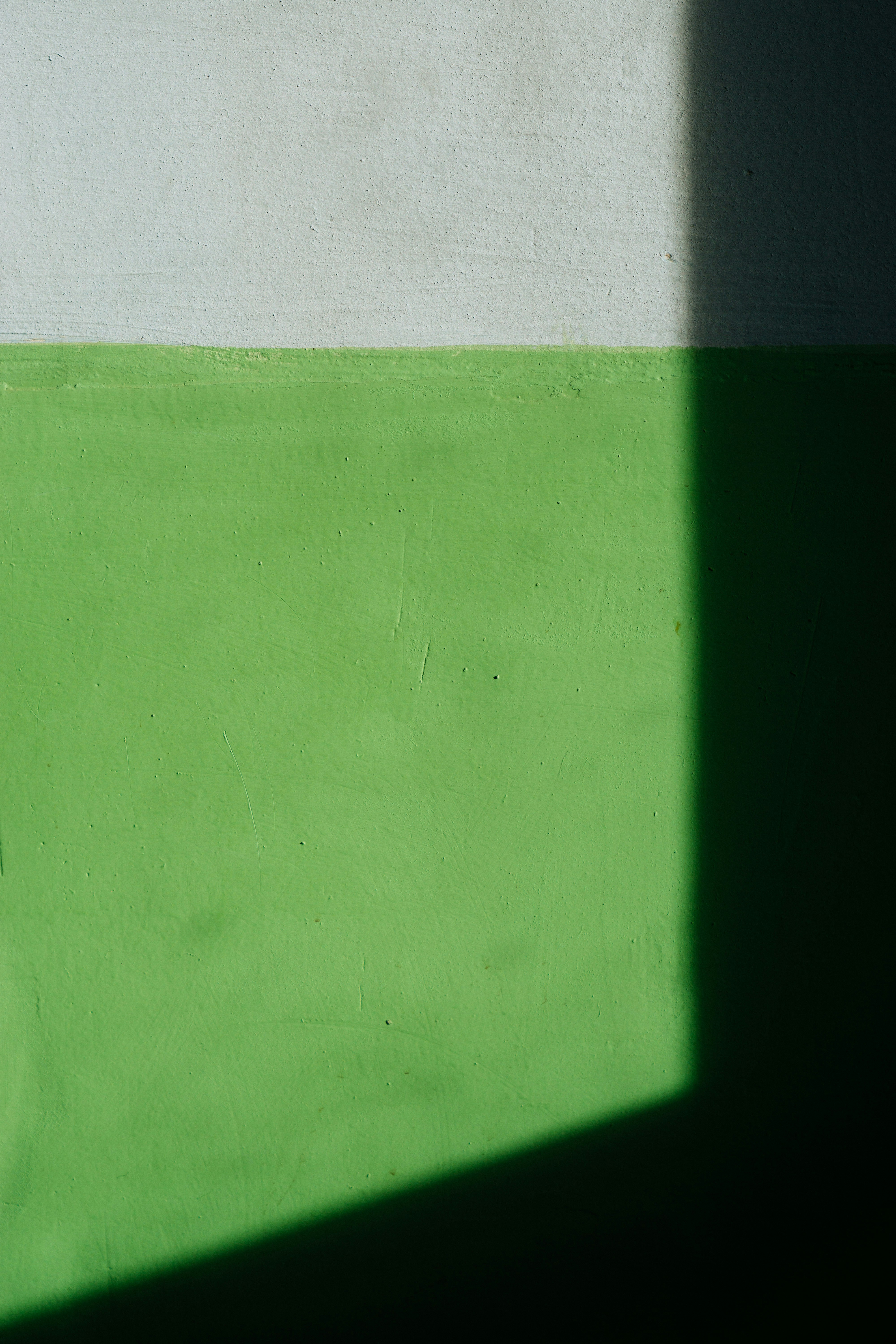 Green Light and Shadow: A Cornered Geometry