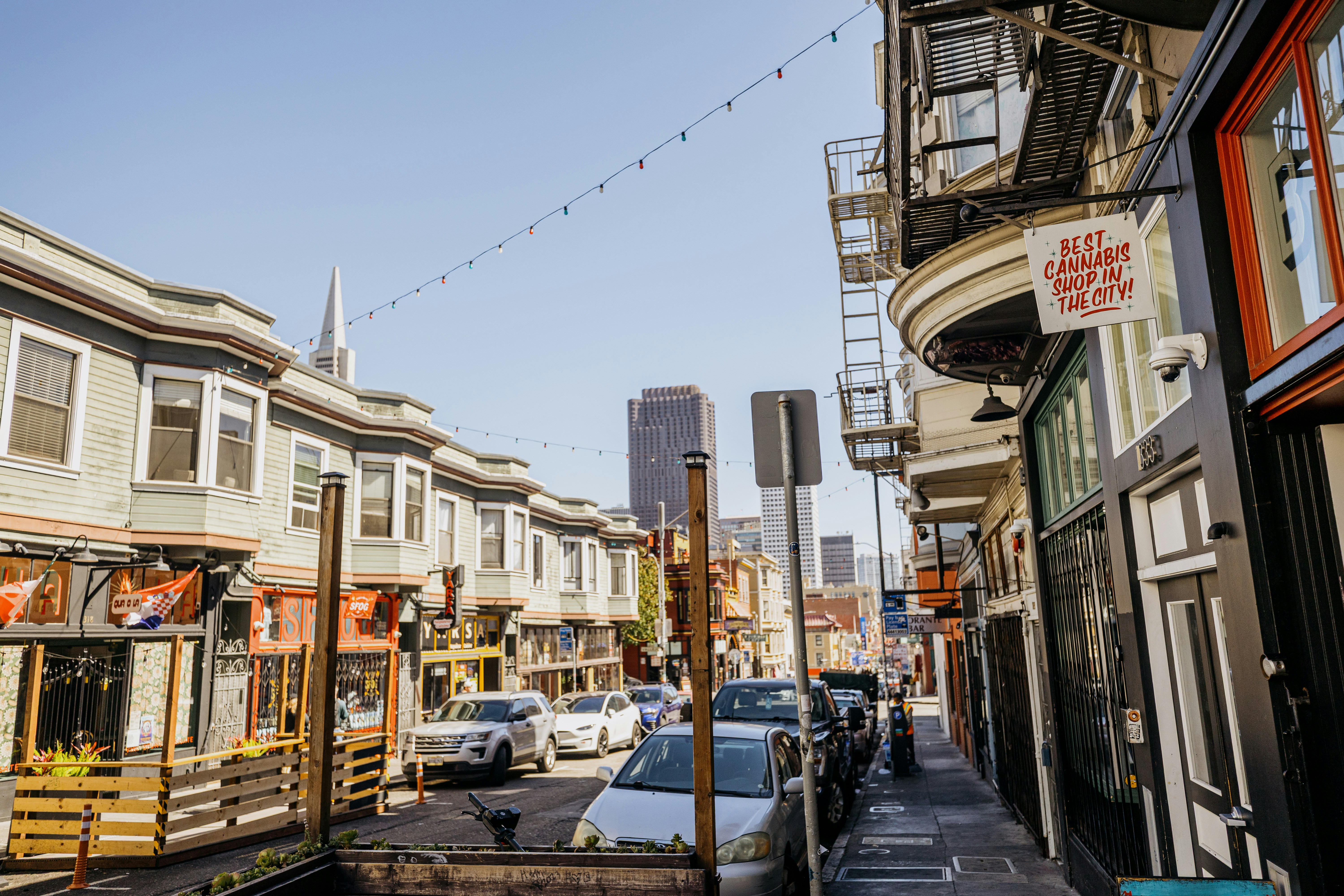 City Corridor: Street of Painted Facades and Moving Cars