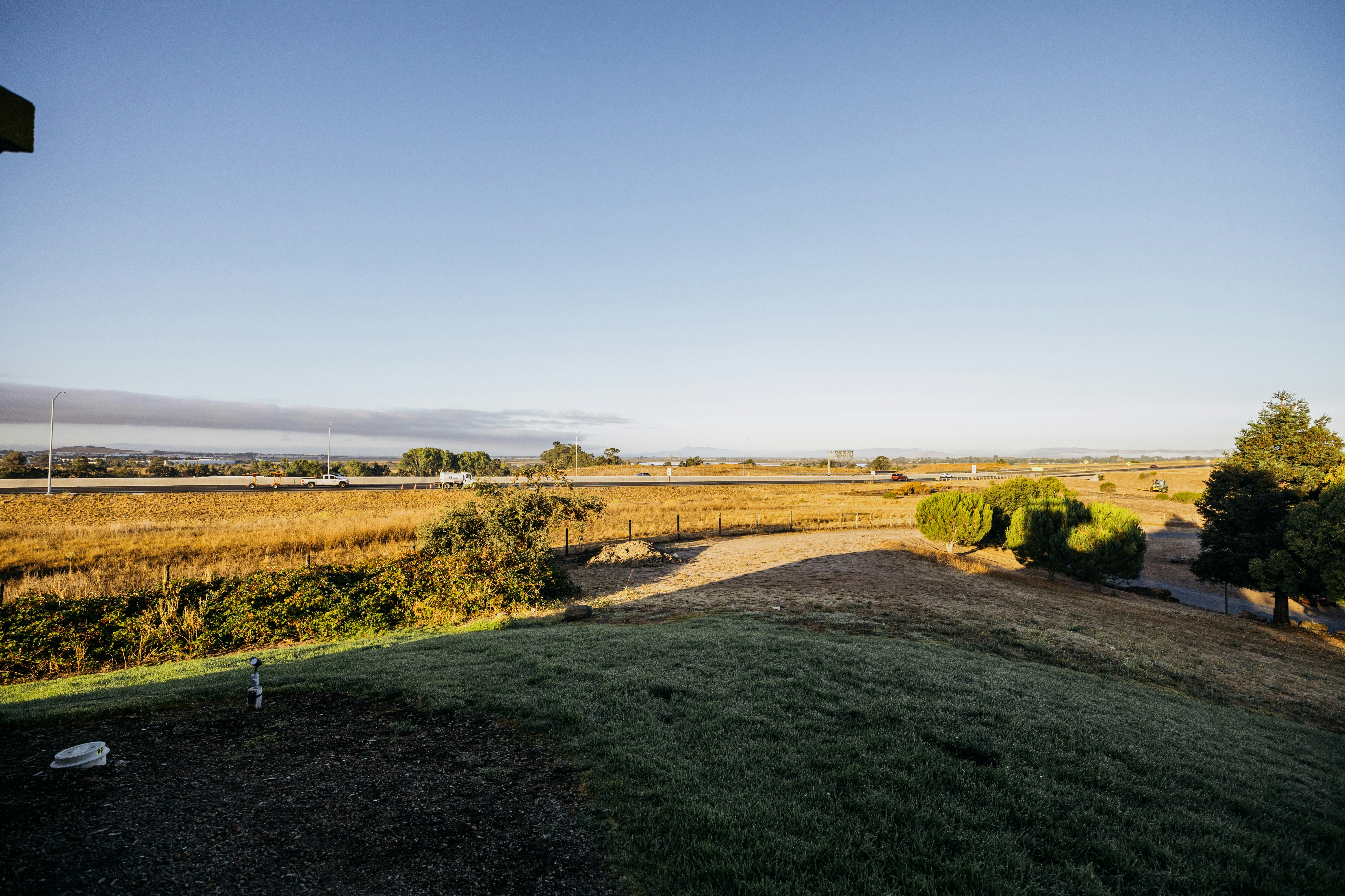 Sunlit Plains with Horizon Echoes