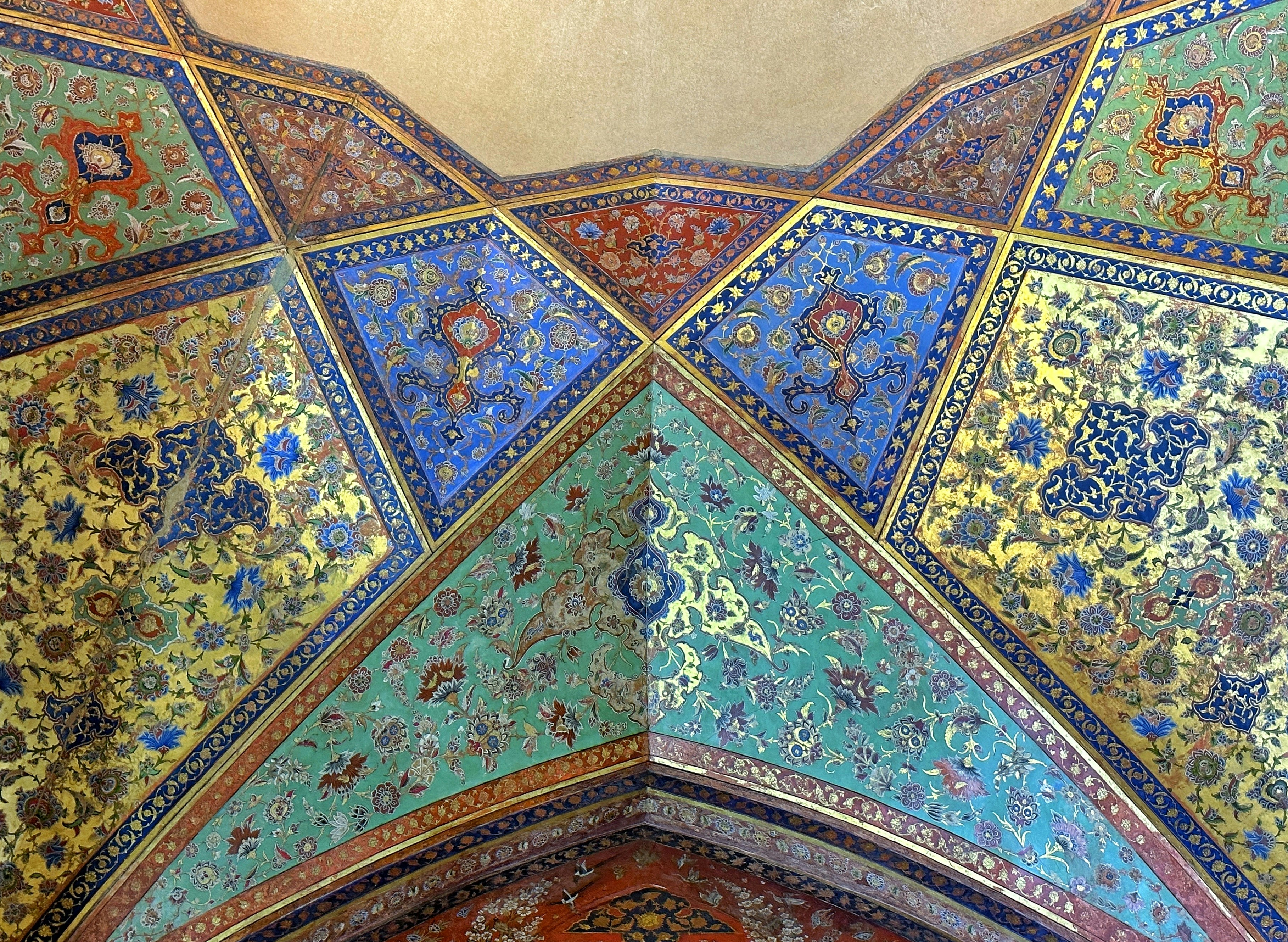 Intricate Tilework Converges at a Geometric Crest