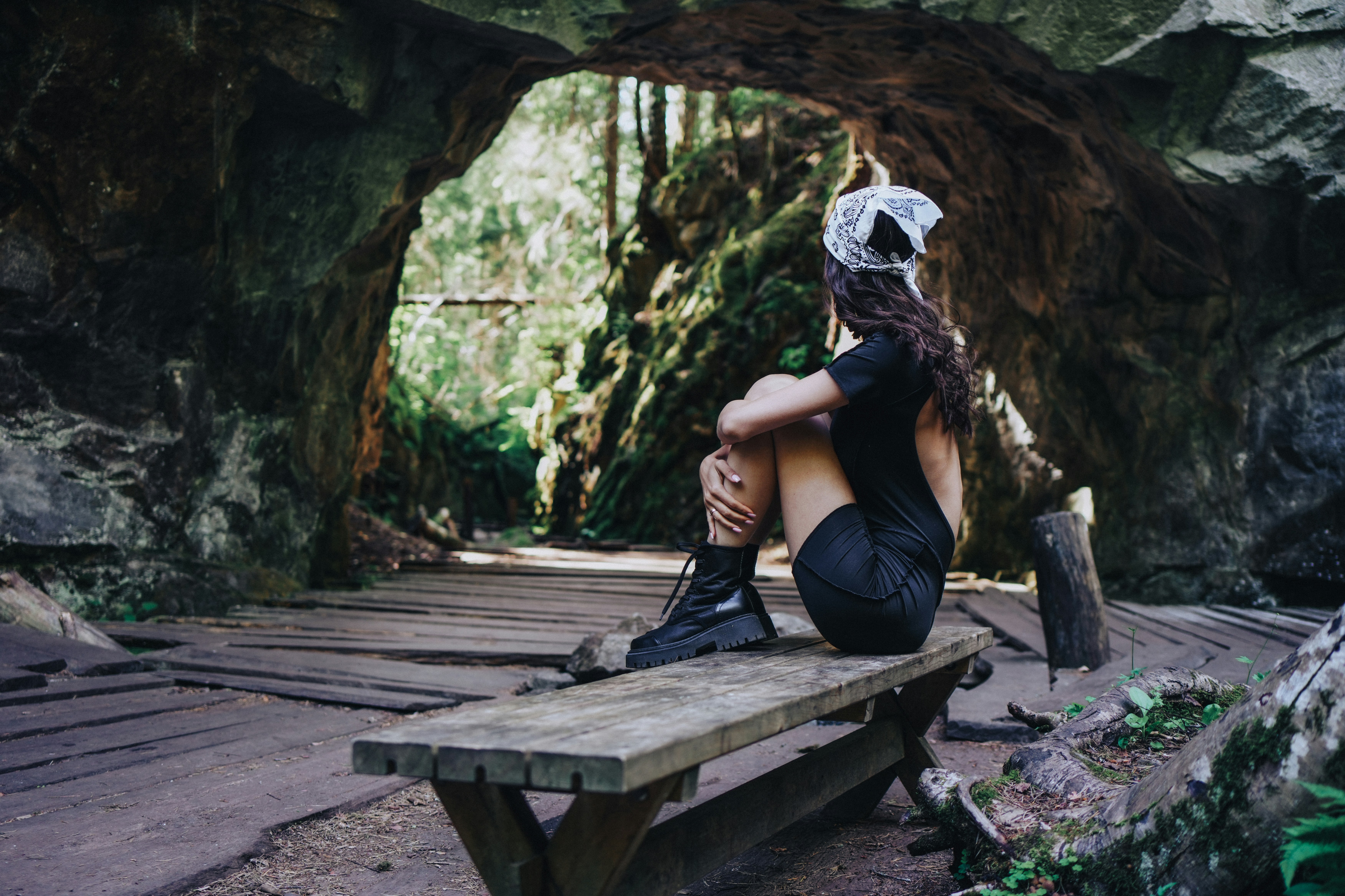 Cavernous Woodwalk: A Quiet Portrait in a Forest-Trail Nook
