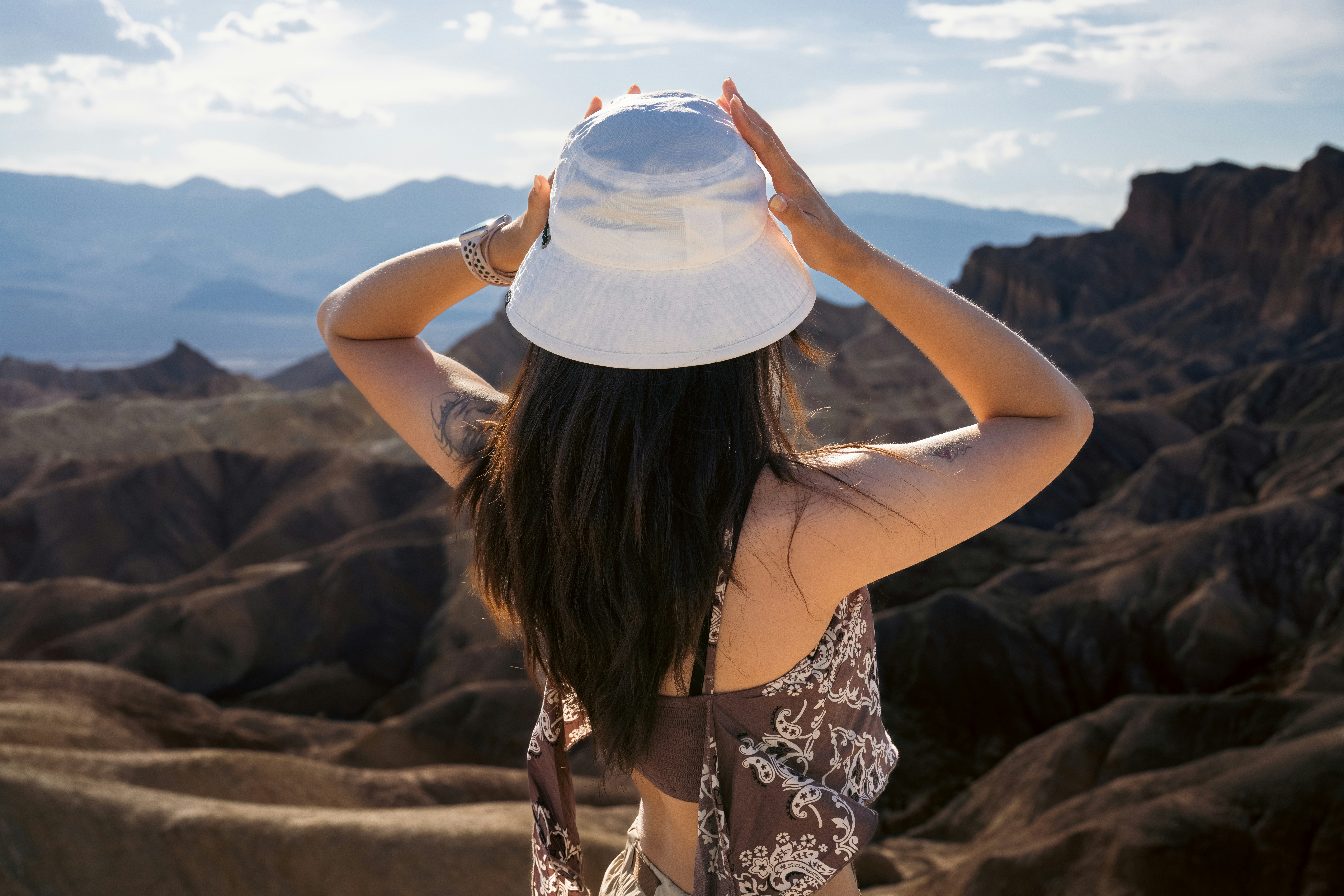Back to the Canyon: A Sunlit Portrait in Desert Valleys