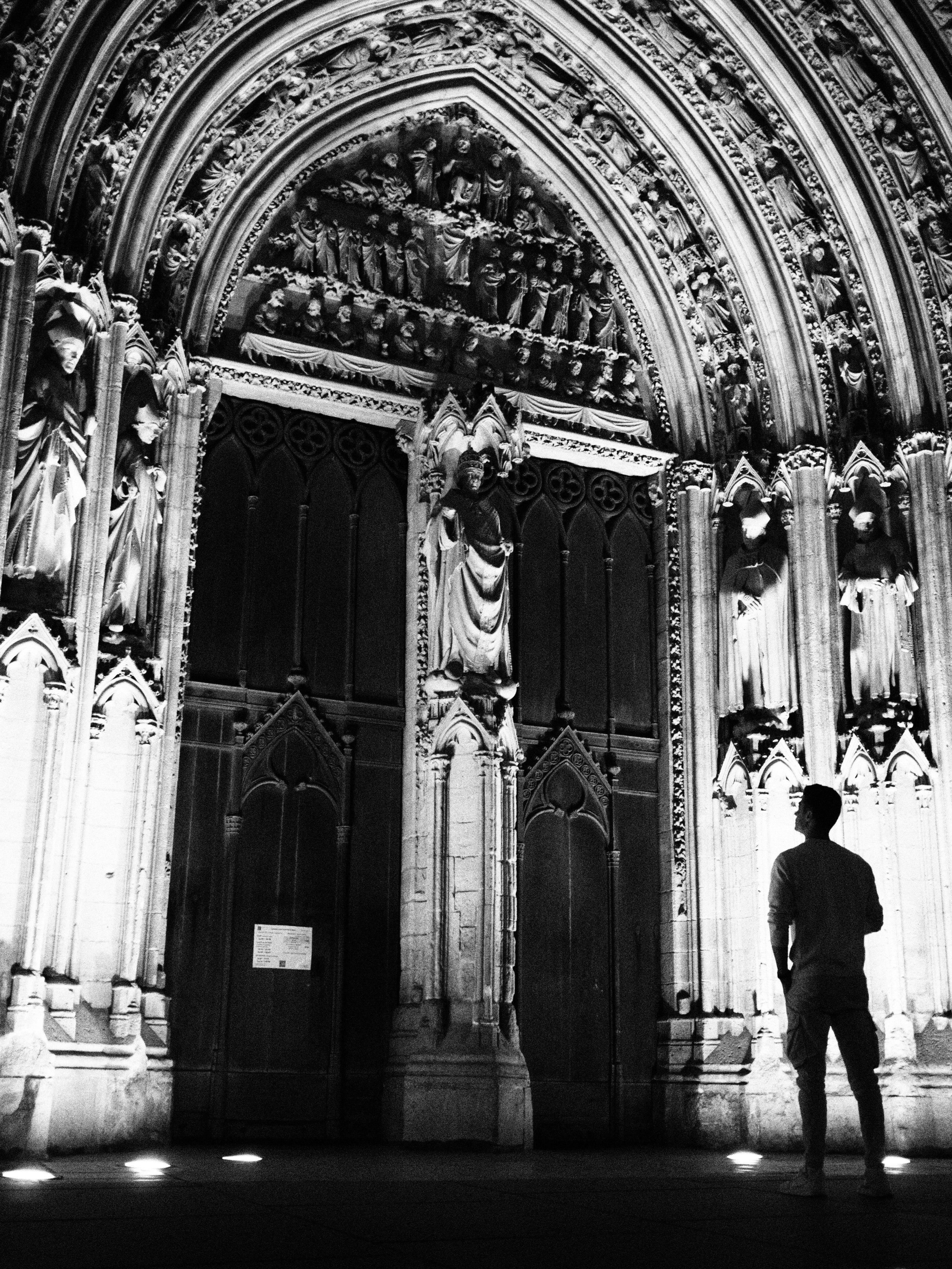 Silent Witness at the Cathedral Gate