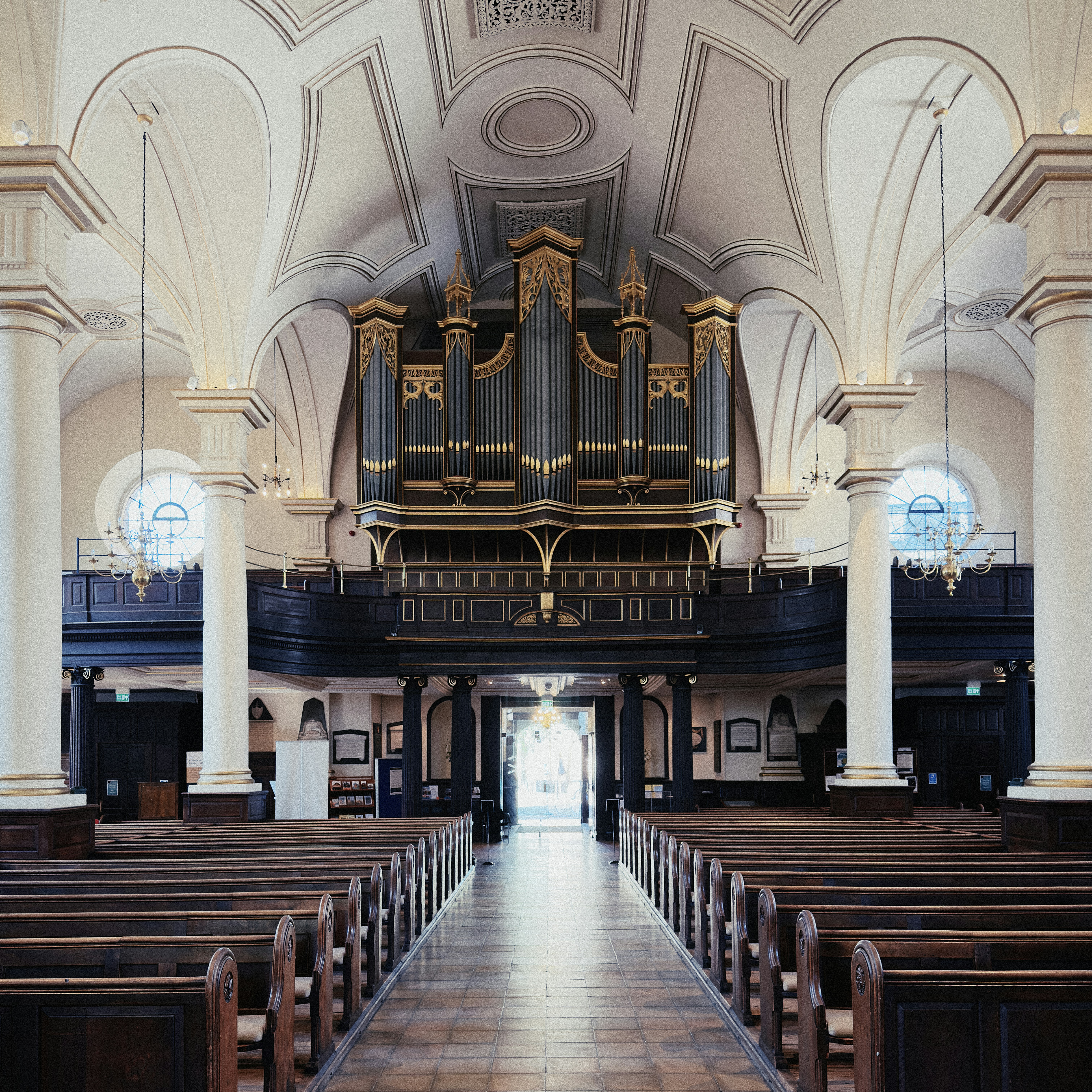 Echoes of the organ loft: A pristine nave bathed in symmetry