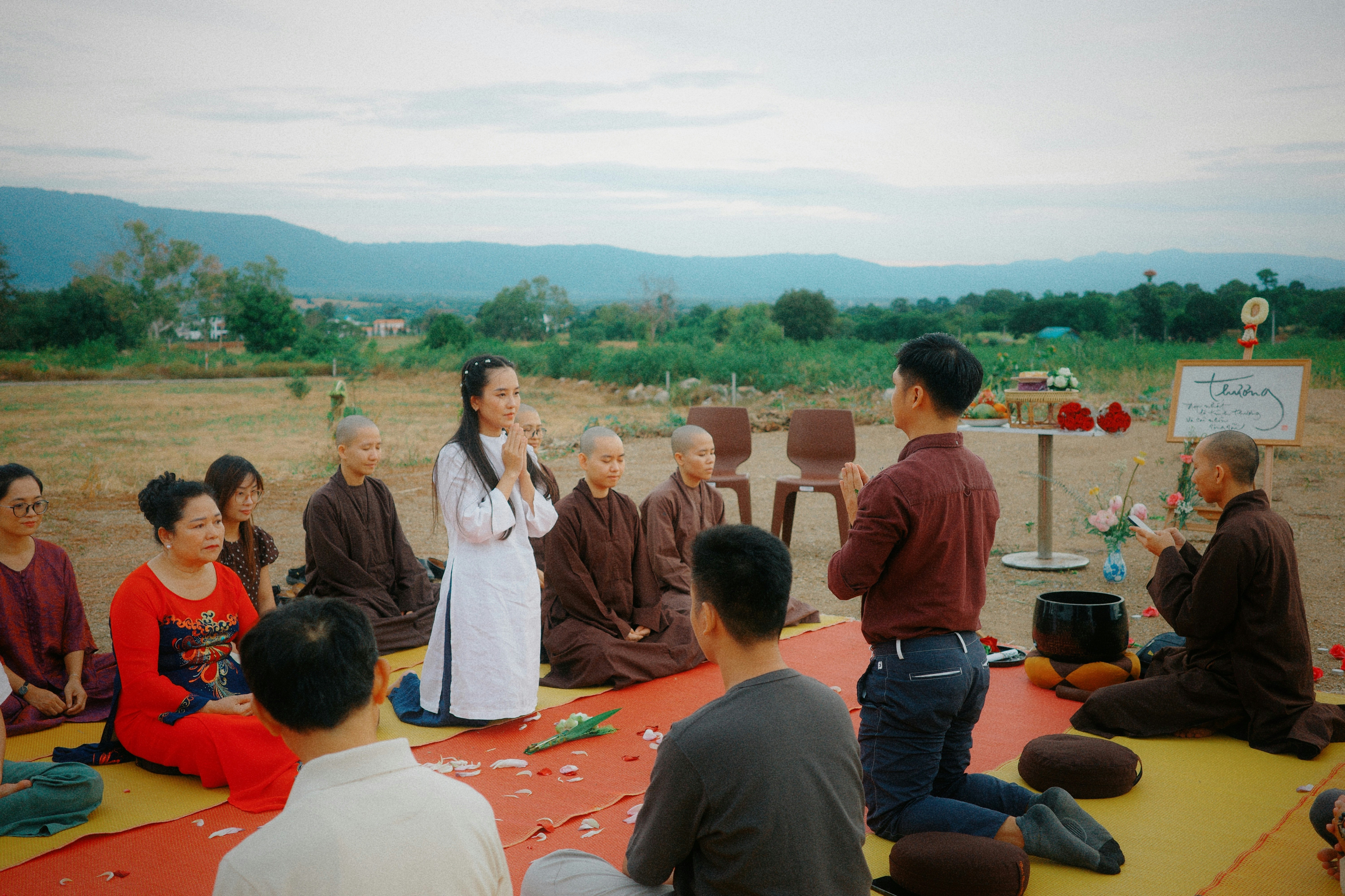 Voices in the Circle: A Quiet Dharma Gathering Under Open Skies