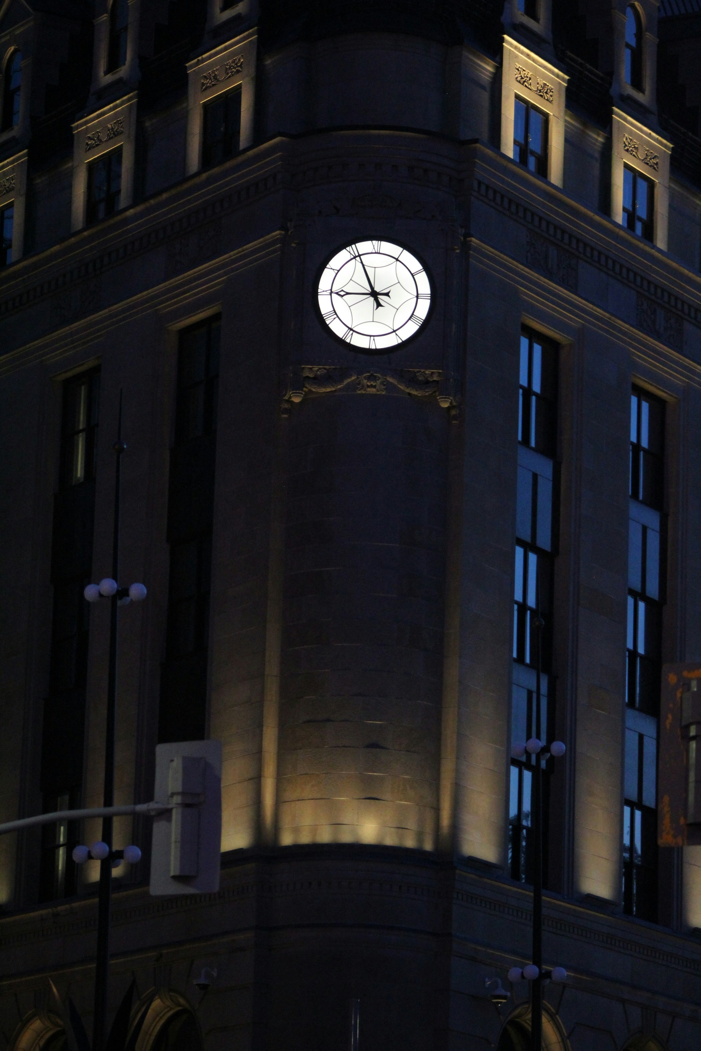 Midnight Beacon: Clock Tower Maps the Night