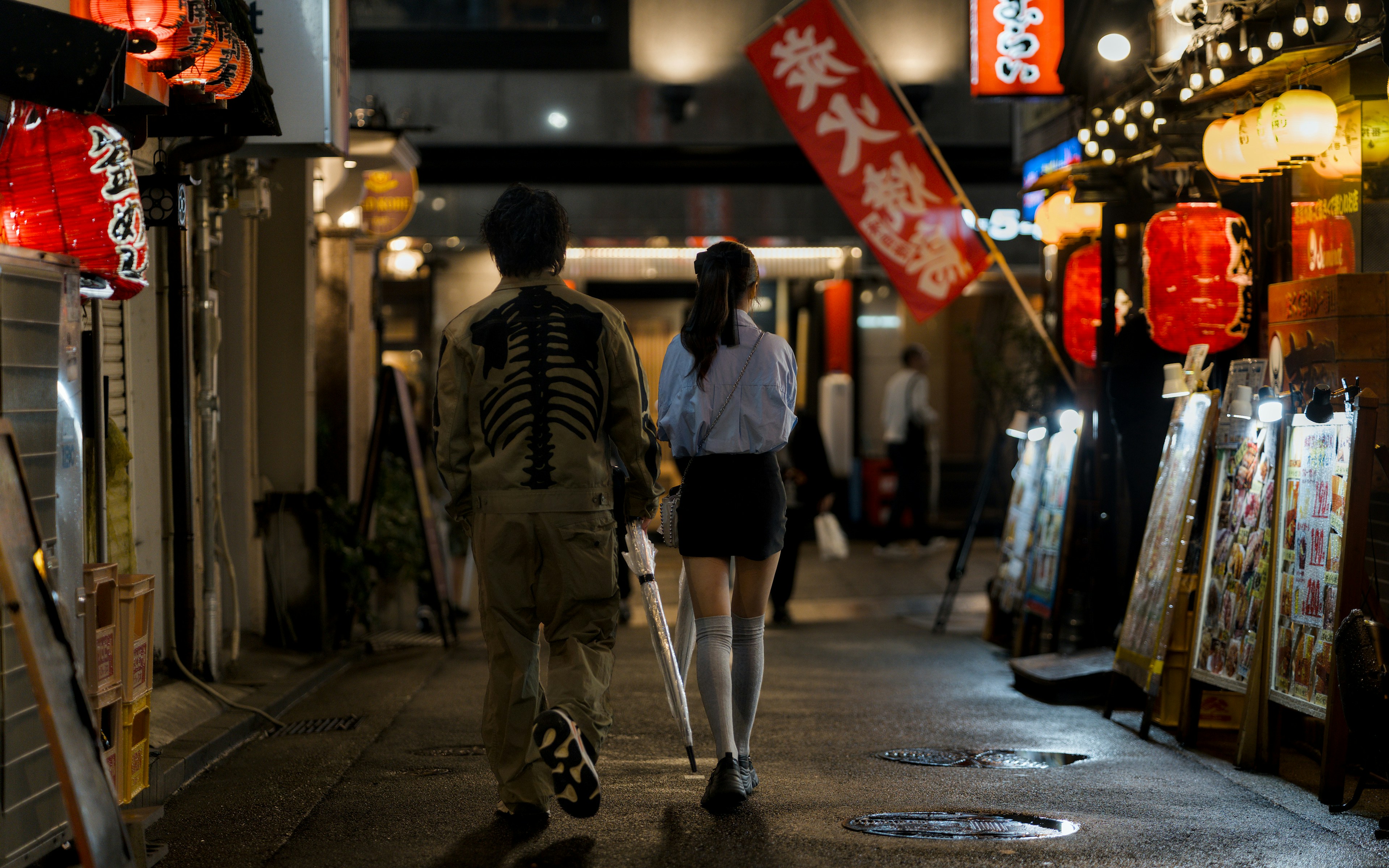 Night Market Walk: Neon Pathways and Hidden Faces