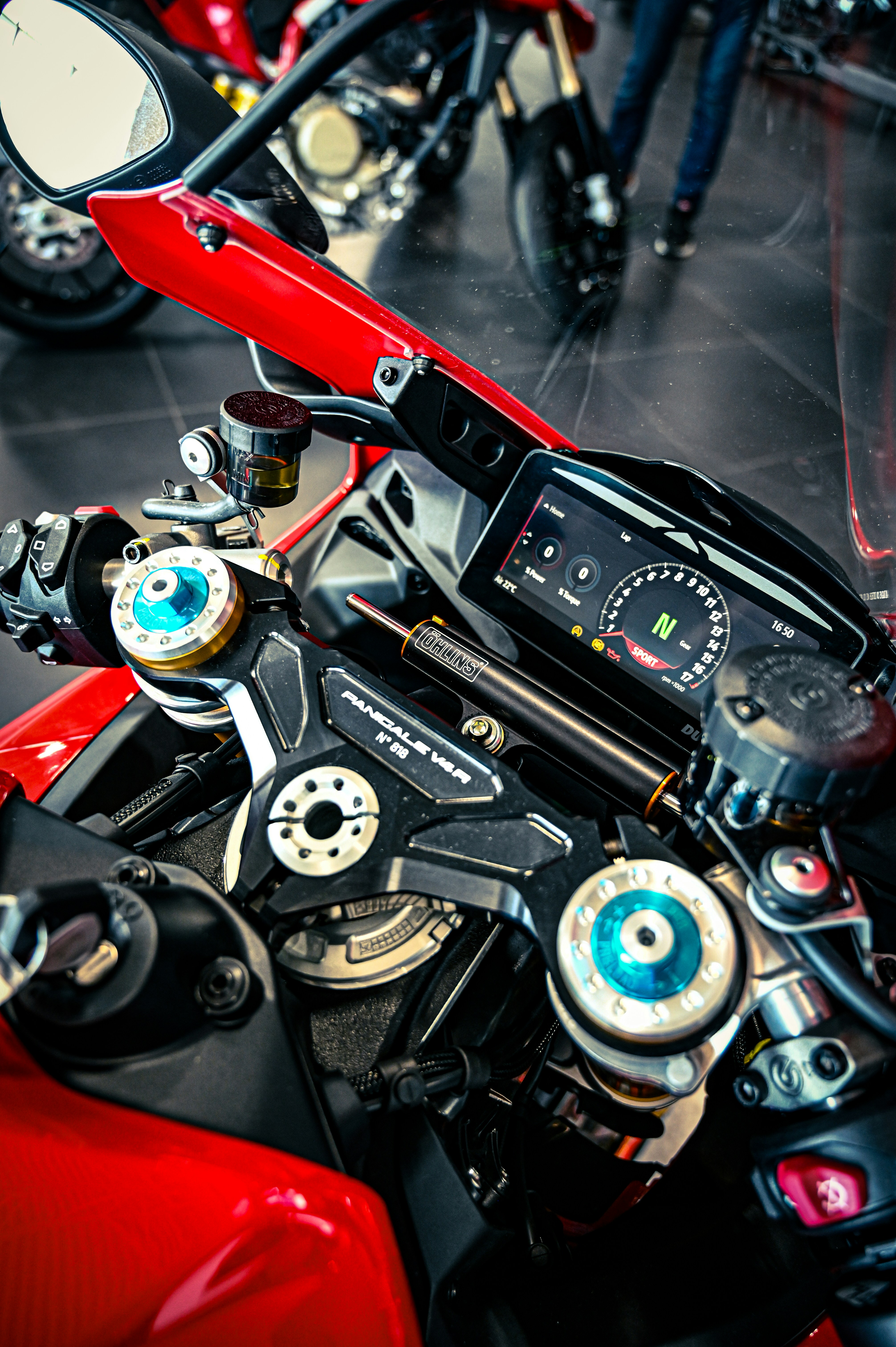 Red Titan: cockpit symphony and digital throttle cluster