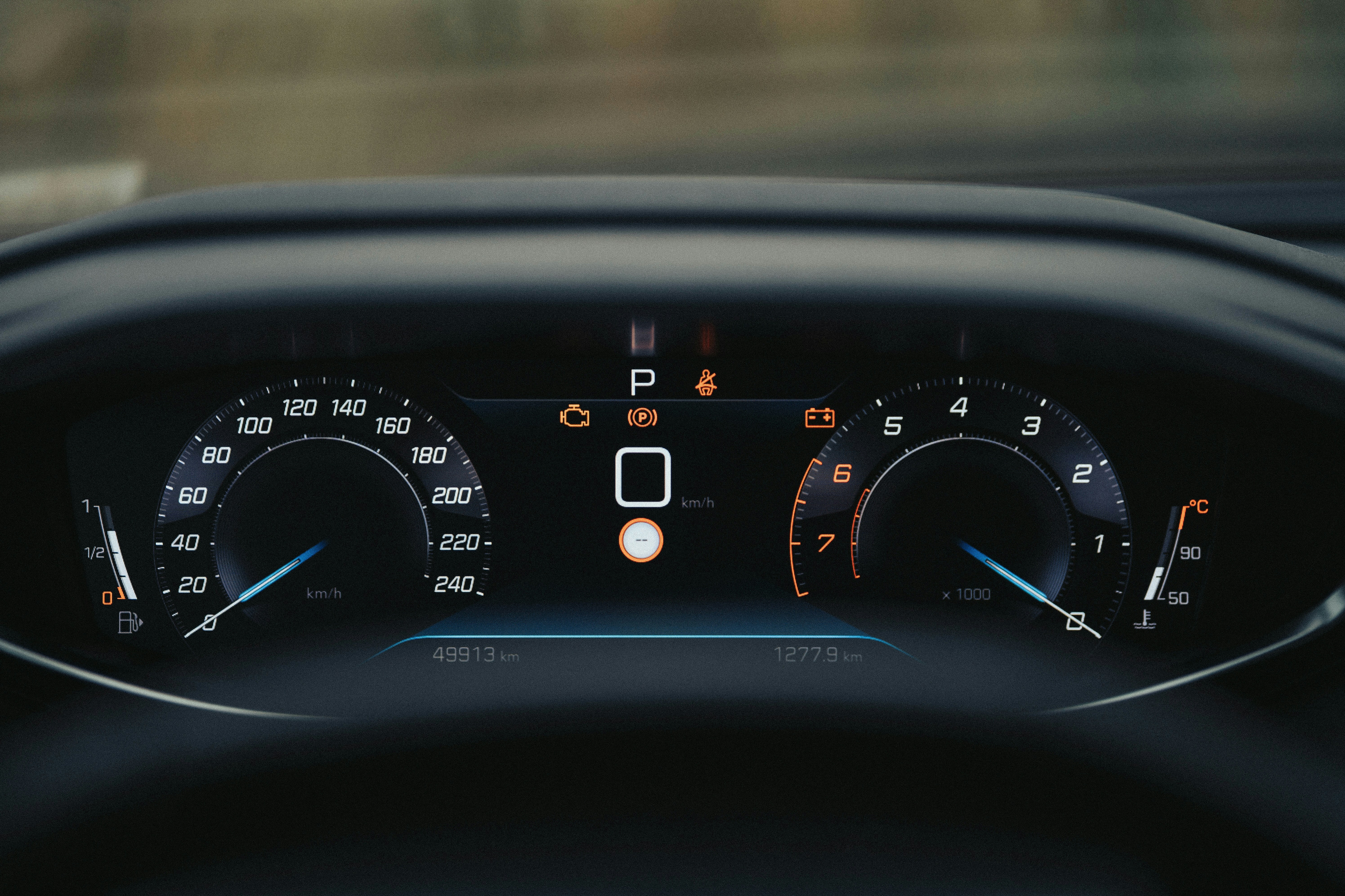Center Console Vision: Digital dashboard cues in motion