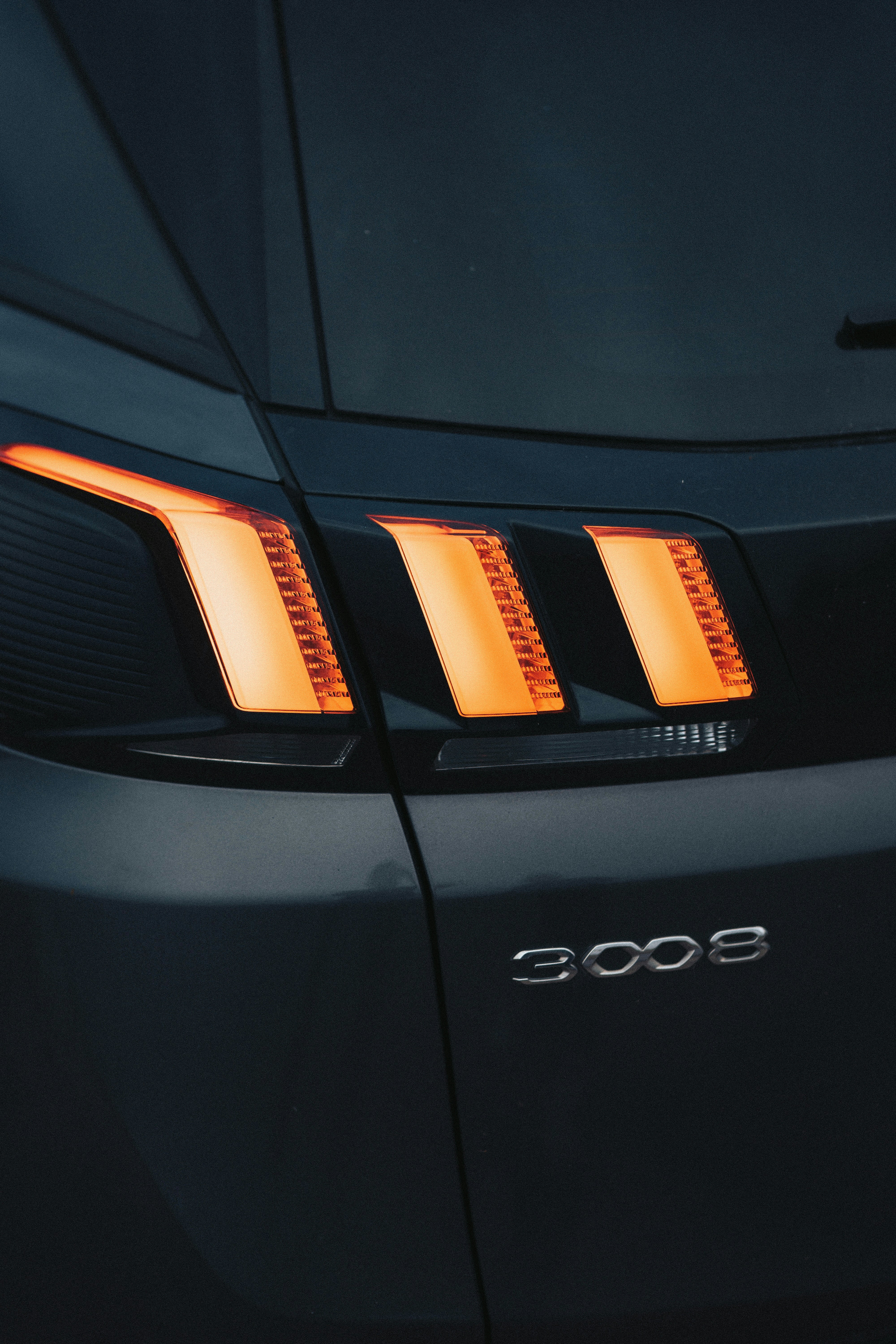 Tri-LED Tail Lights: A Quiet Power on the Darkened Rear