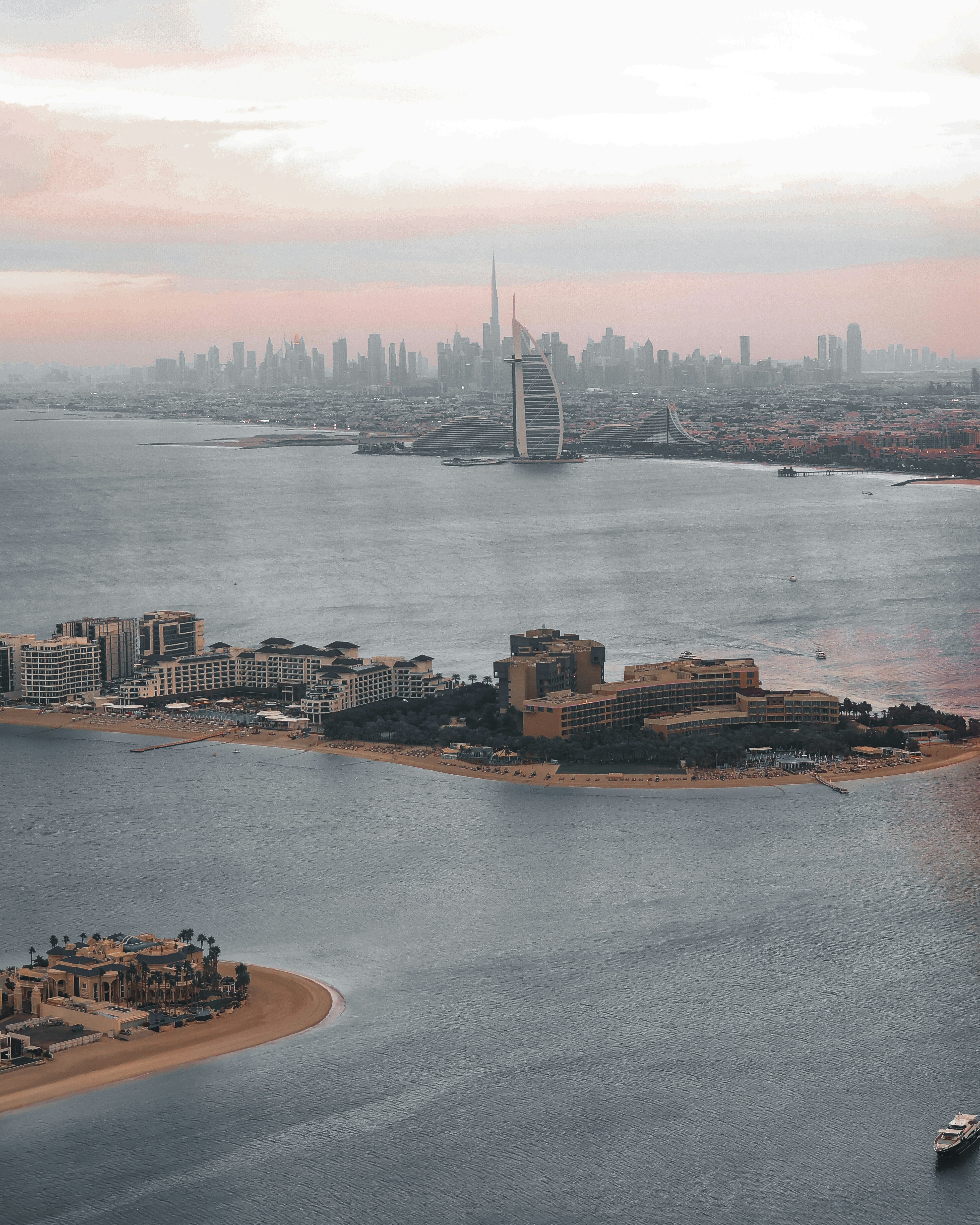 Dubai’s Corded Skyline: A Peninsula of Calm amid Waterfront Twilight