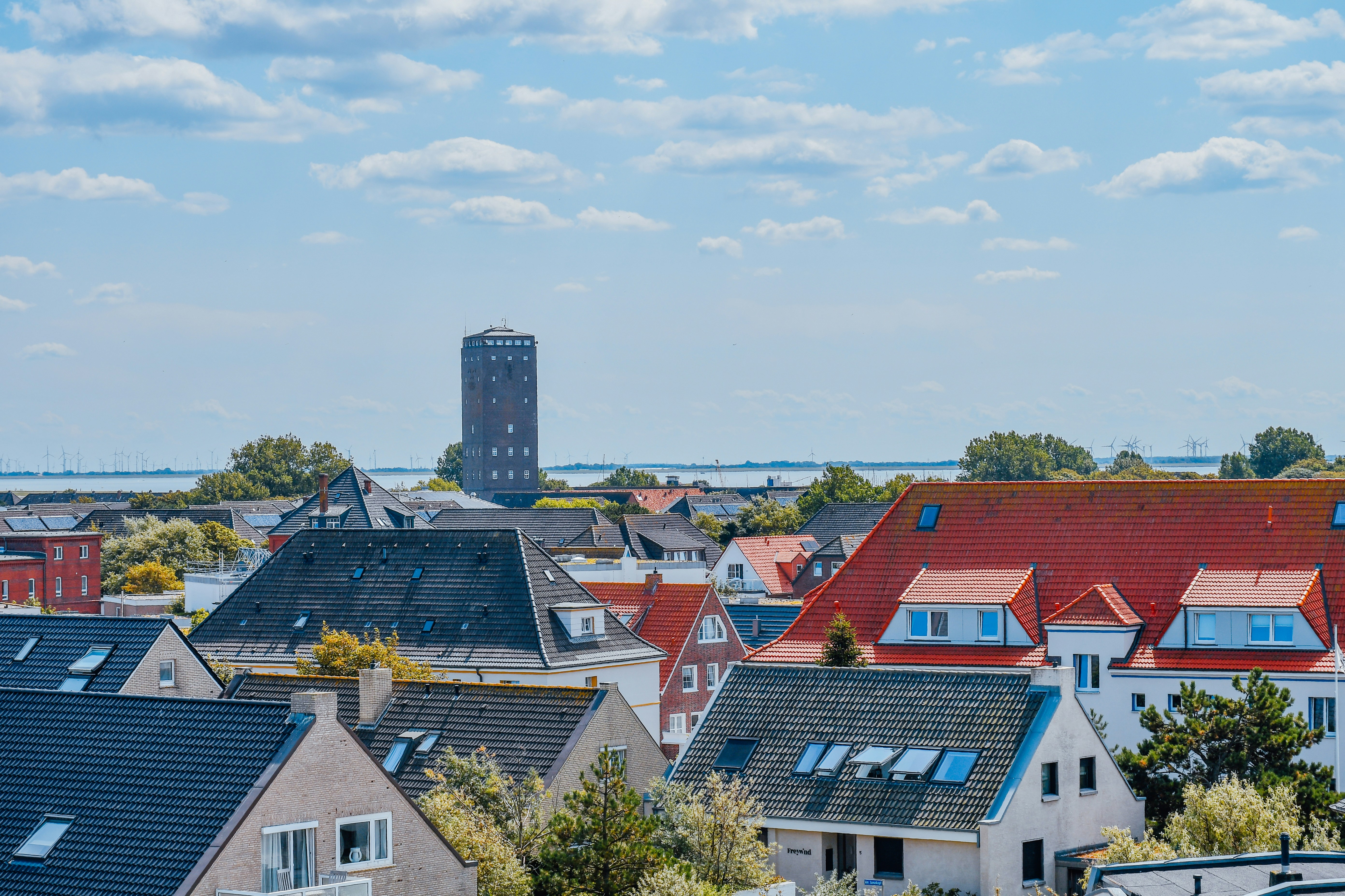 A Quiet Rooftop Panorama Under a Bright Spring Sky