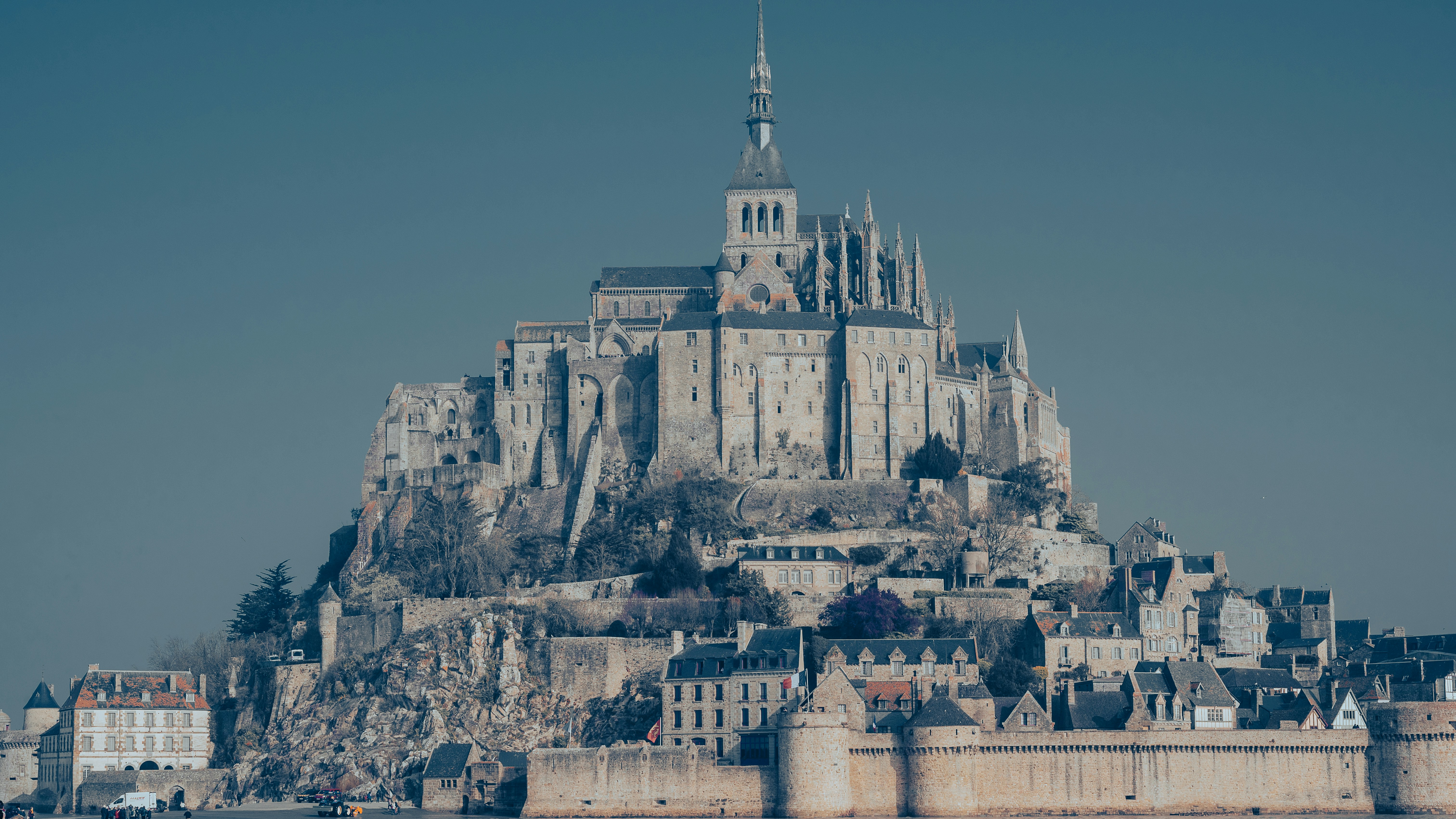 Mont Saint-Michel: Fortress Crowned on the Tidal Island