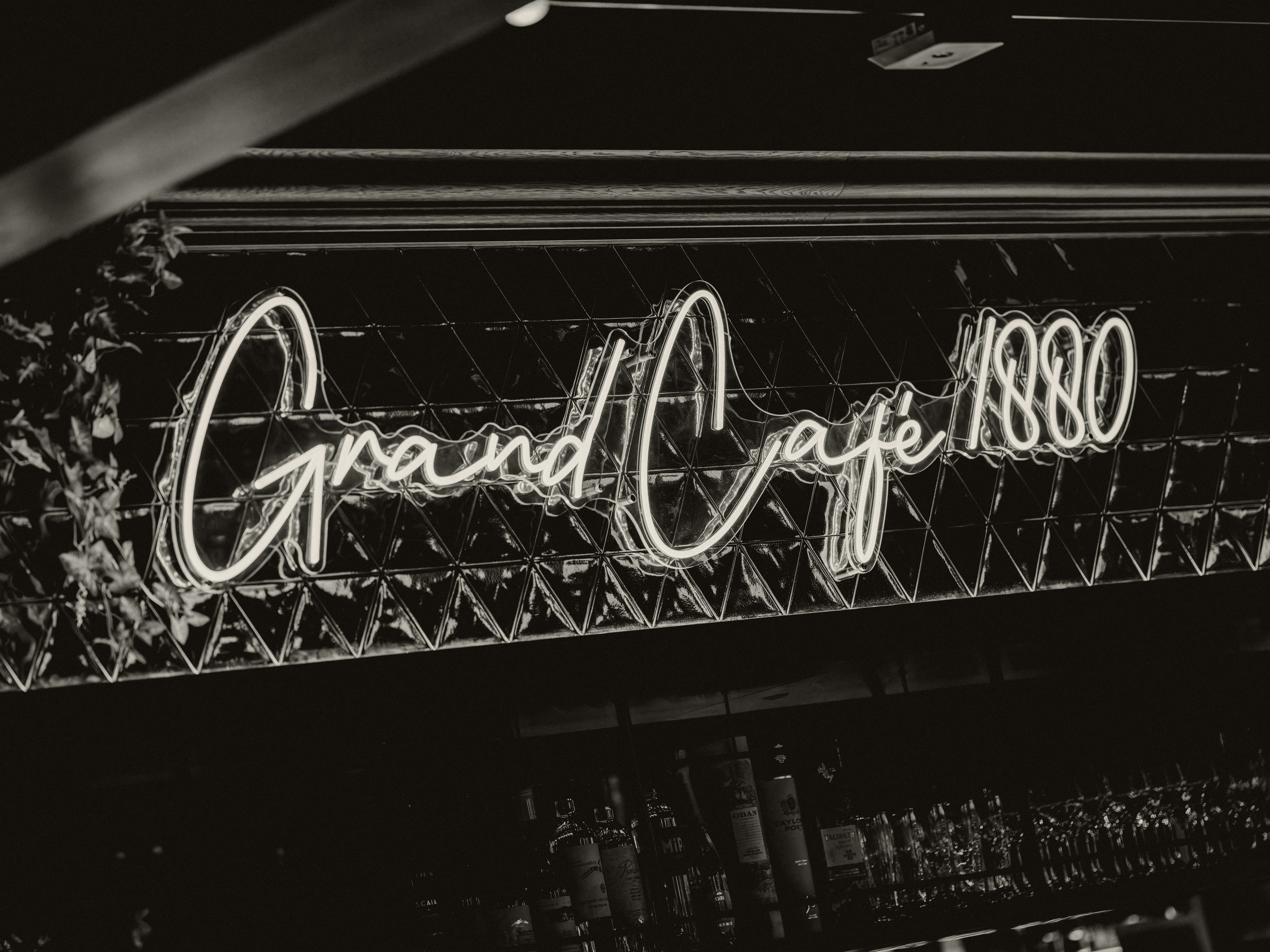 Neon Nostalgia over the Grand Café 1900
