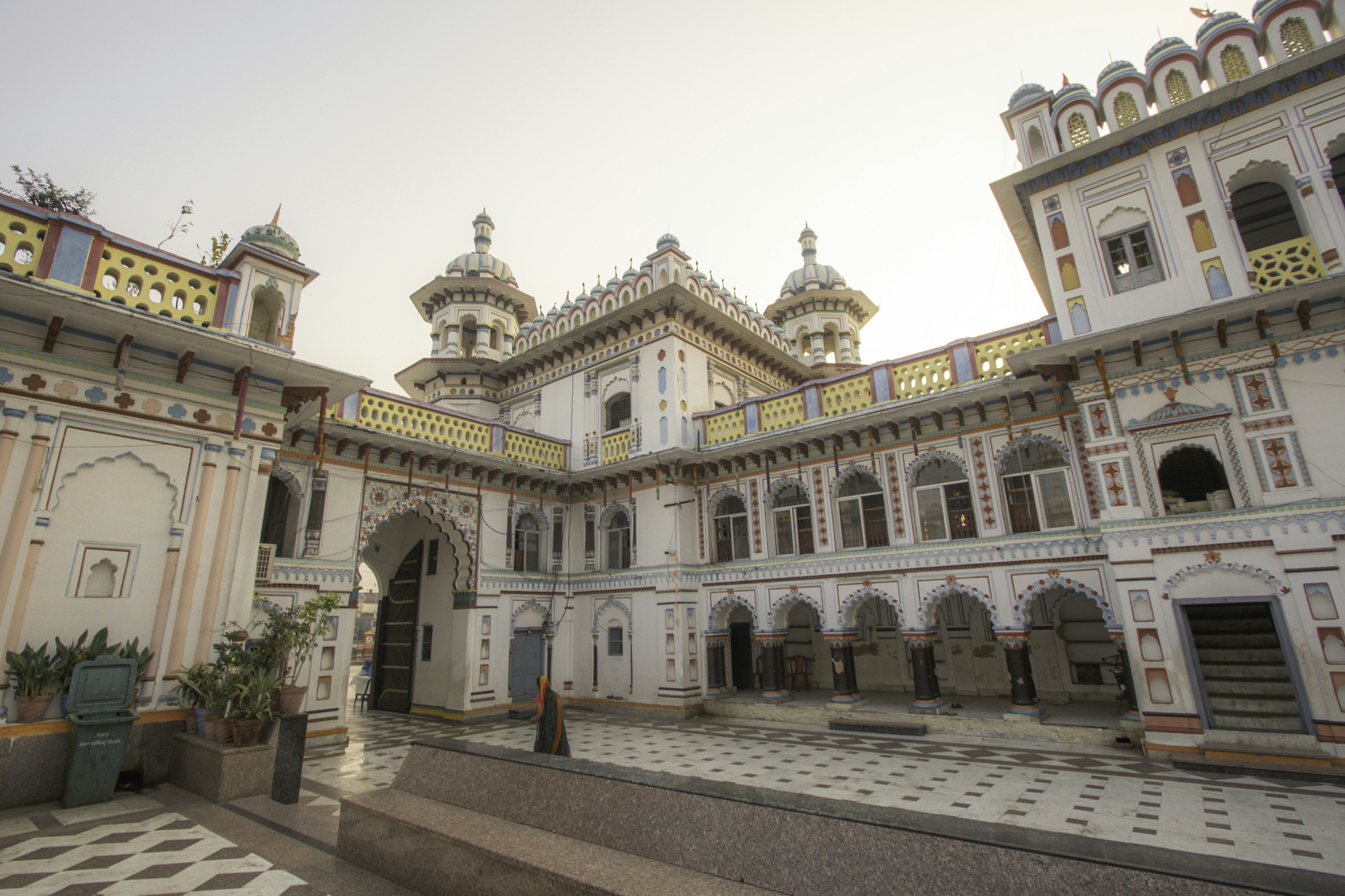 Courtyard Echoes: A Rajasthani Palace Framed by Arcades