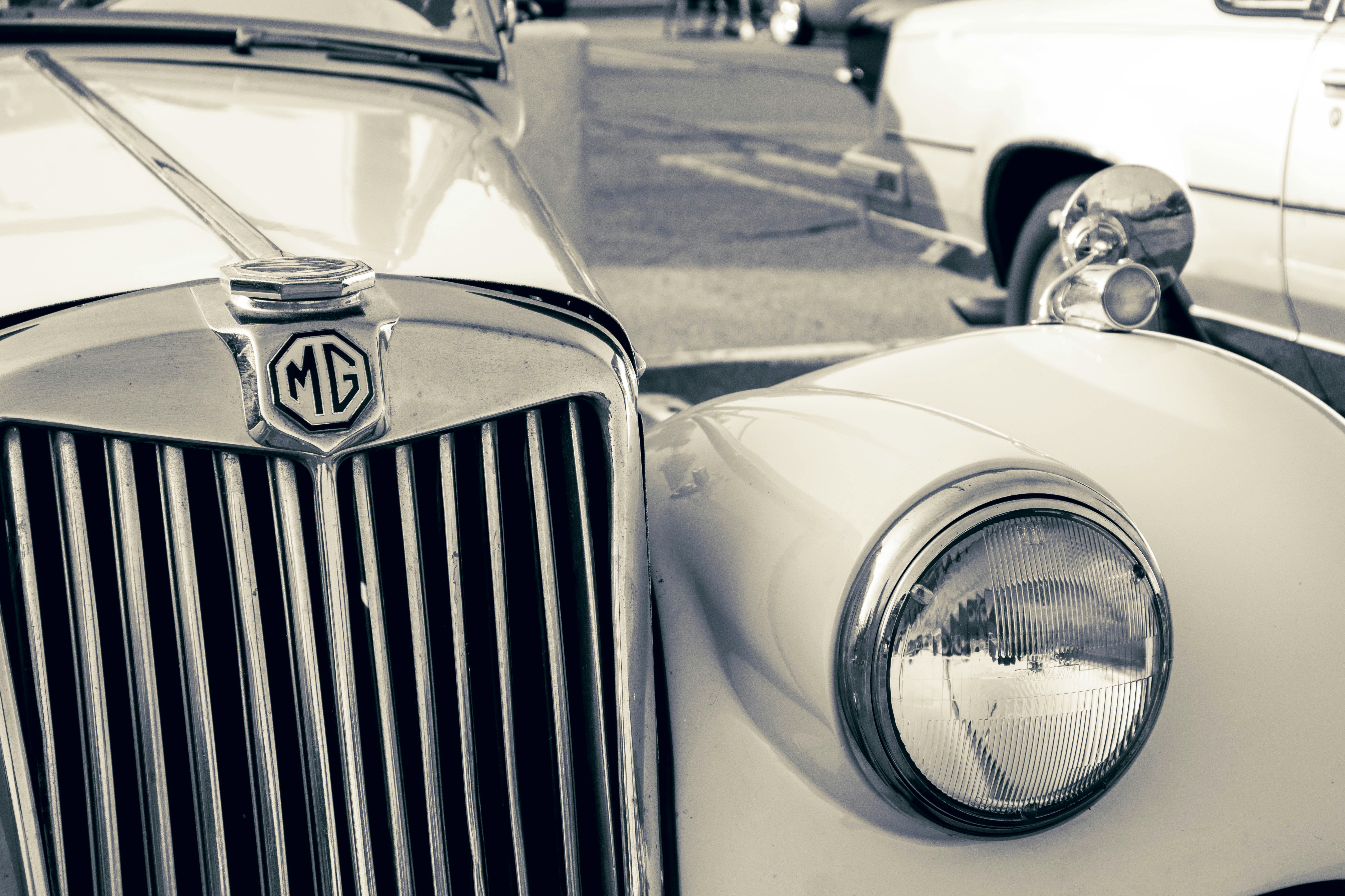 Chrome Grille and Round Headlight Duo